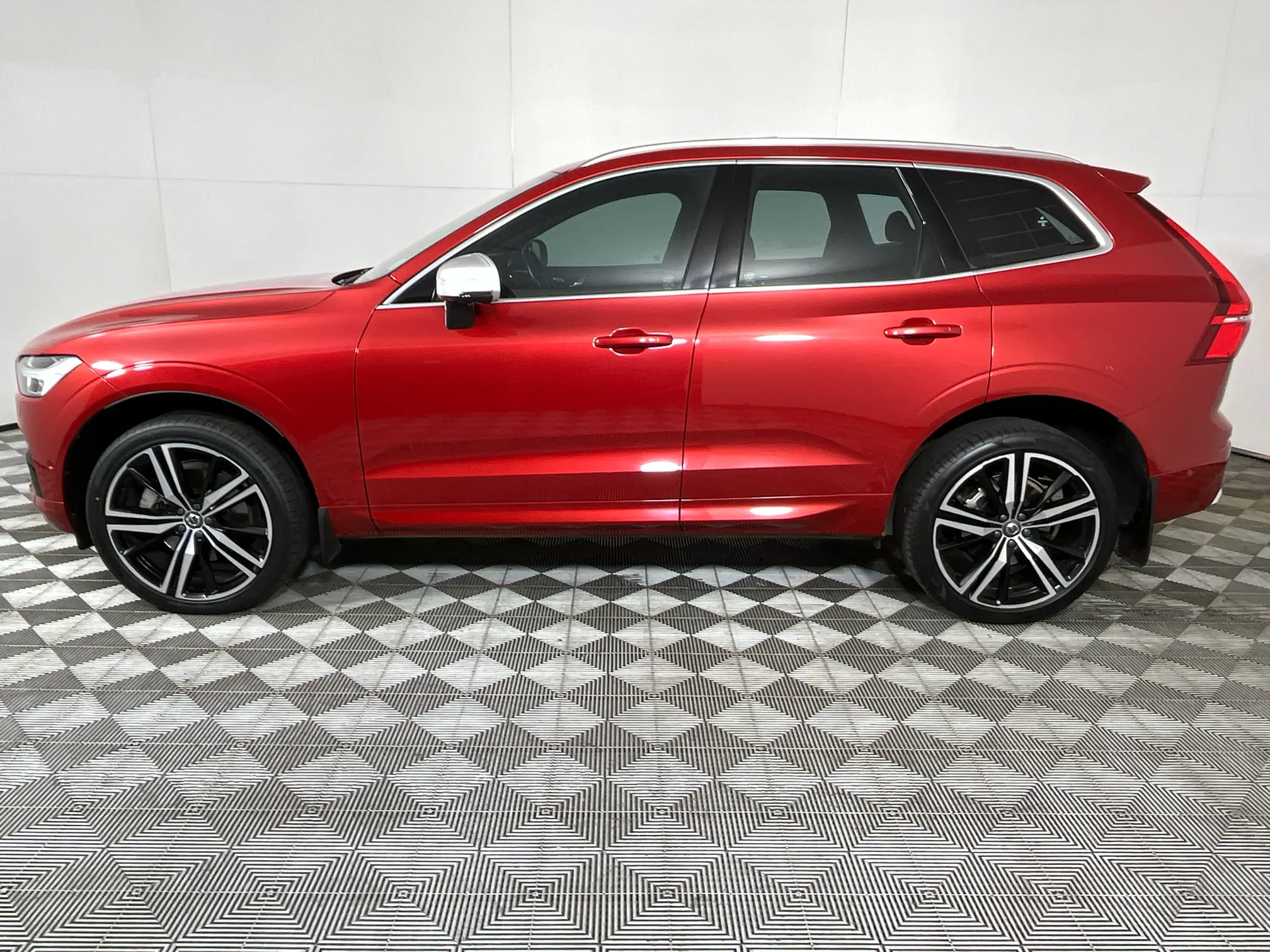 Used 2019 Volvo Xc60 D5 R-Design Geartronic AWD for sale | WeBuyCars