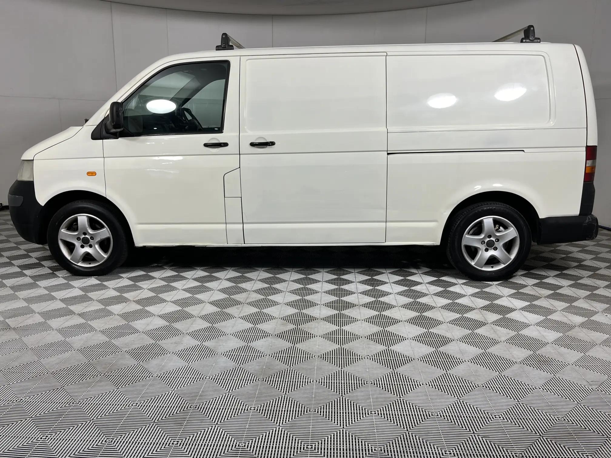 Volkswagen (VW) Transporter 2.5 Panel Van TDi LWB for sale - R 68 900 ...