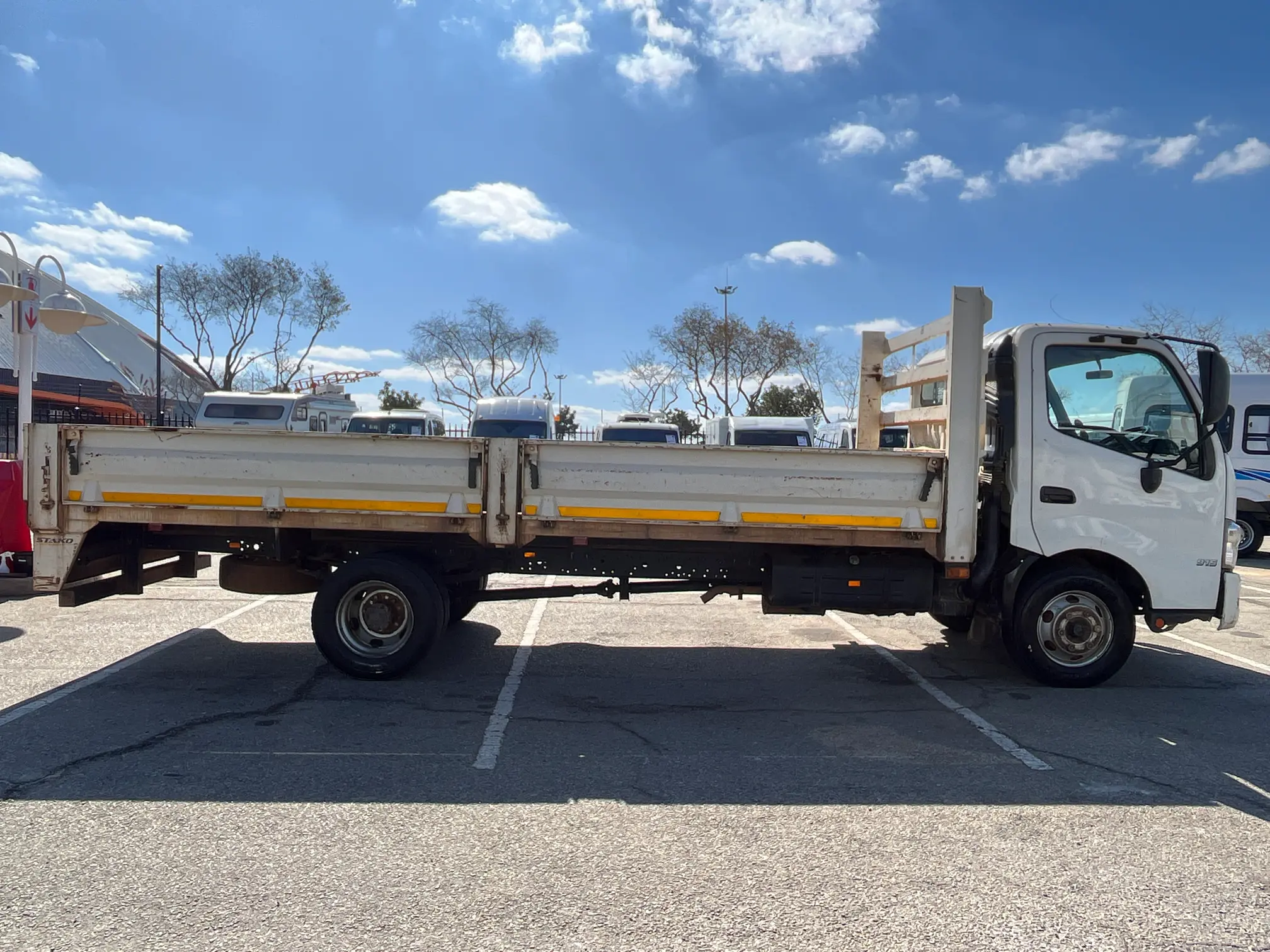 Buy a Car | Looking to buy a 2020 Hino 300 Series Hino 300 915 LWB (ba3 ...