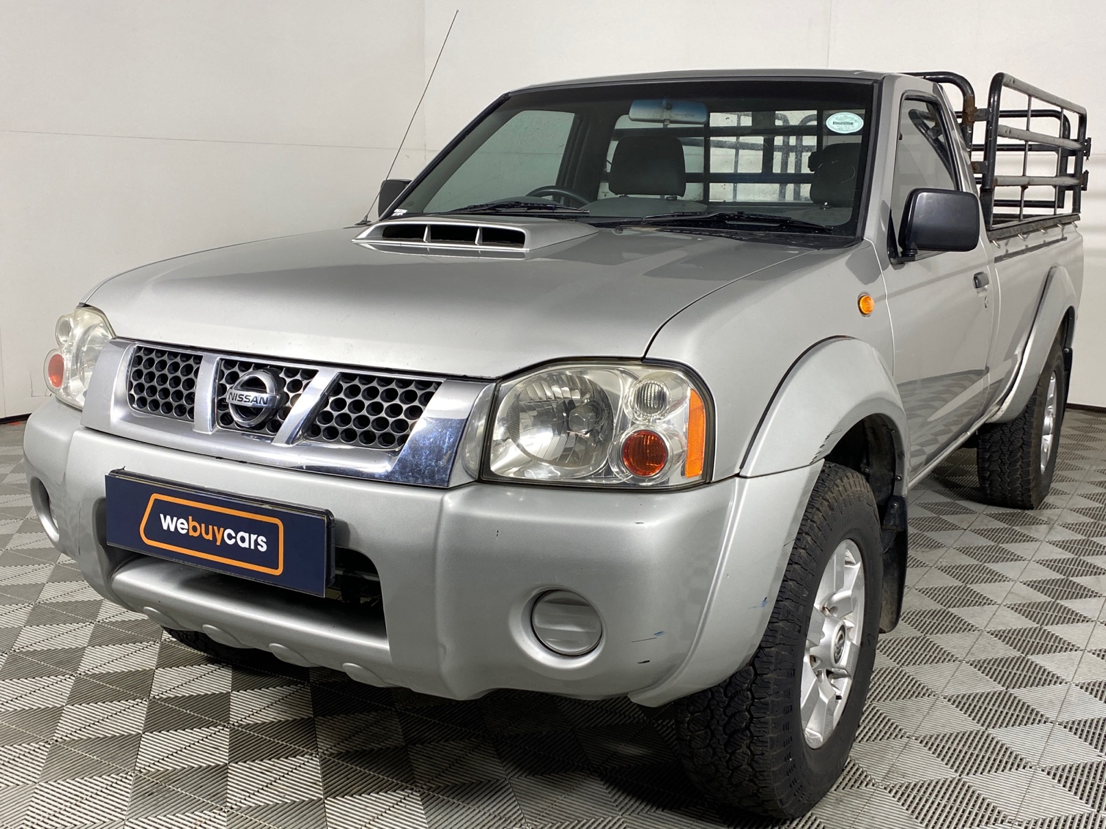 Nissan Hardbody NP300 2.5 TDi Hi-Rider Single Cab for sale - R 124 900 ...