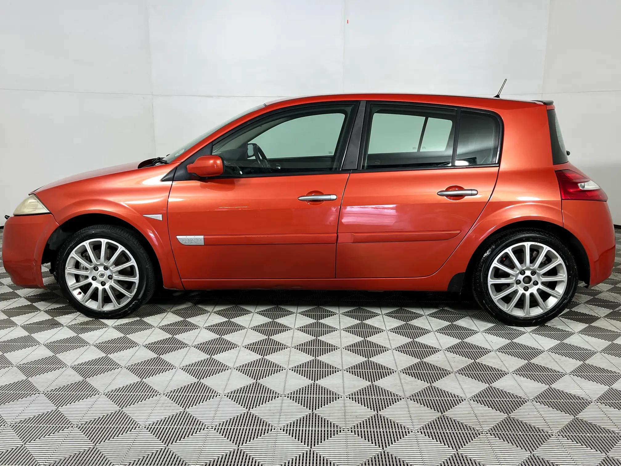 Renault Megane II 2.0T Sport 5 Door for sale - R 41 900 | Carfind.co.za