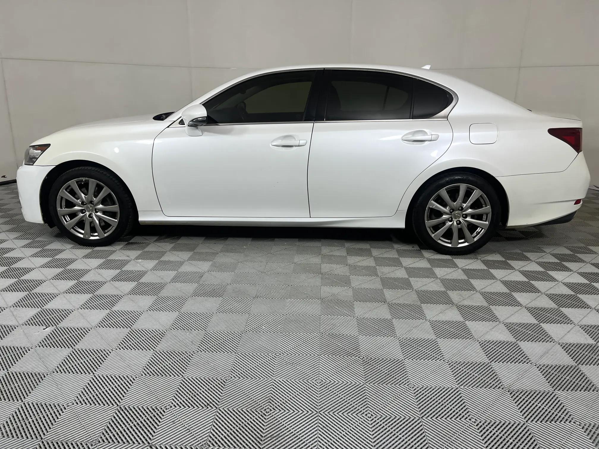 Lexus IS 350 EX for sale - R 119 900 | Carfind.co.za