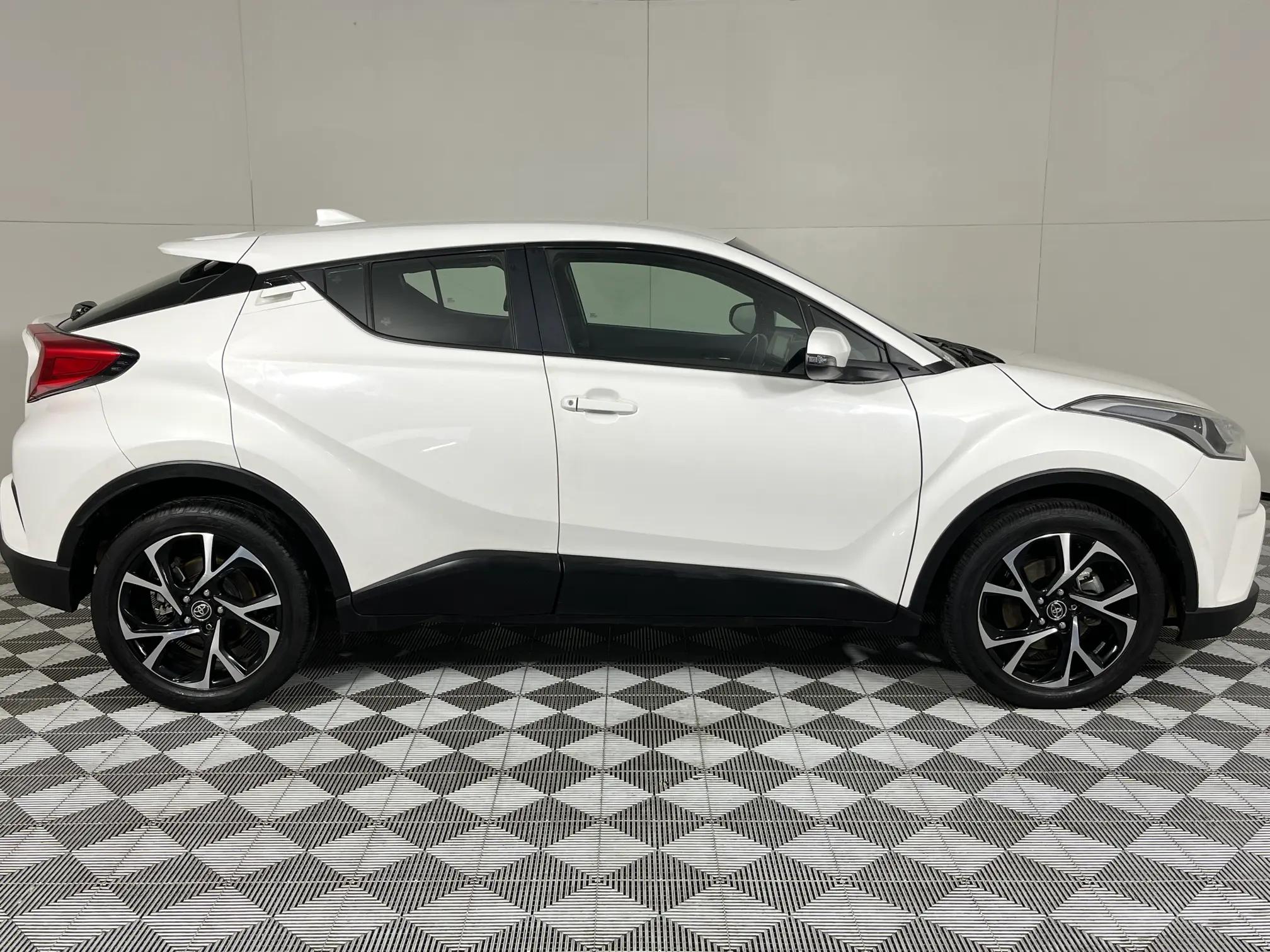 Toyota C-HR 1.2T Plus CVT for sale - R 285 900 | Carfind.co.za