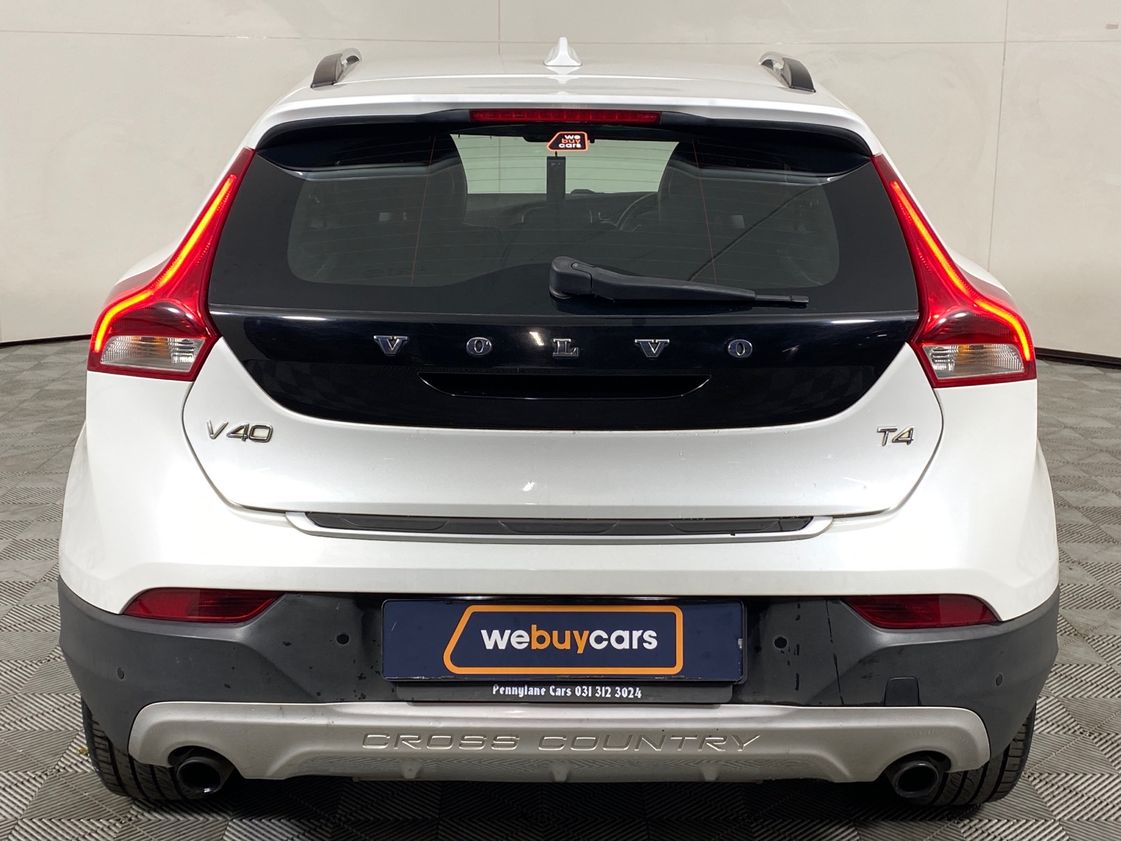 Volvo V40 Cross Country T4 Essential for sale - R 149 900 | Carfind.co.za