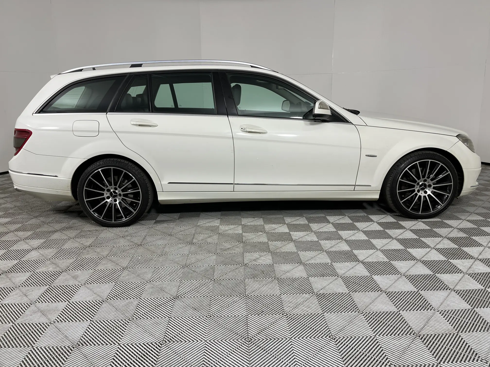 Used 2008 Mercedes-Benz C Class Estate C320 CDI Estate Avantgarde Auto for sale | WeBuyCars