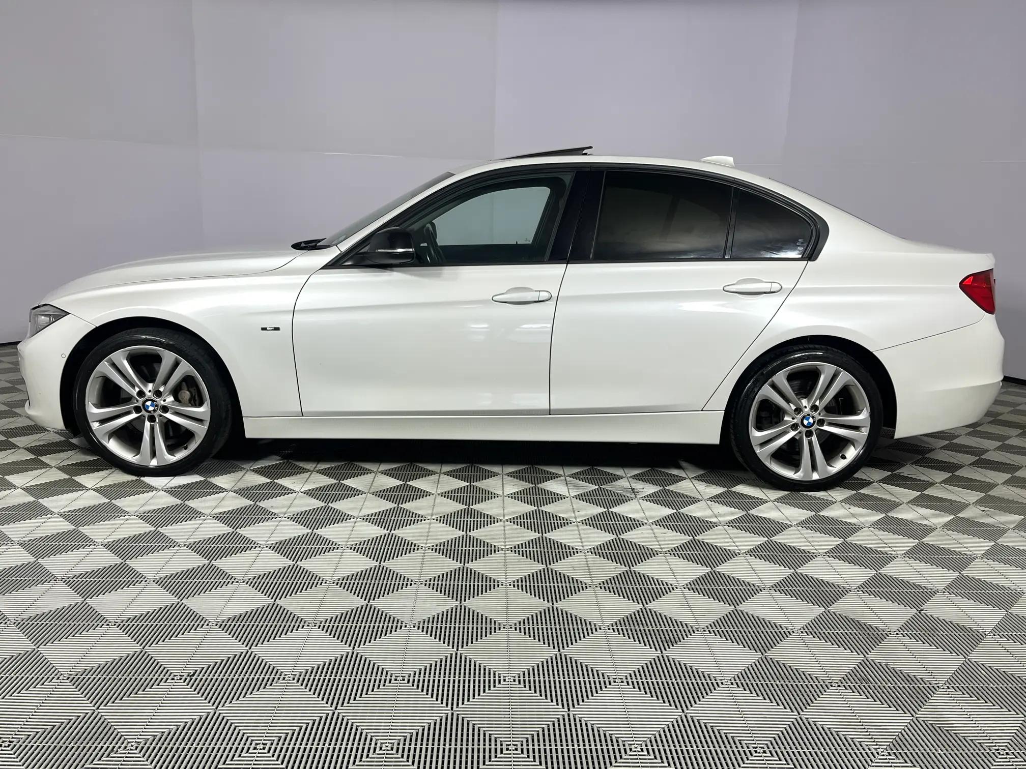 BMW 335i (F30) Sport Line Steptronic for sale - R 165 900 | Carfind.co.za