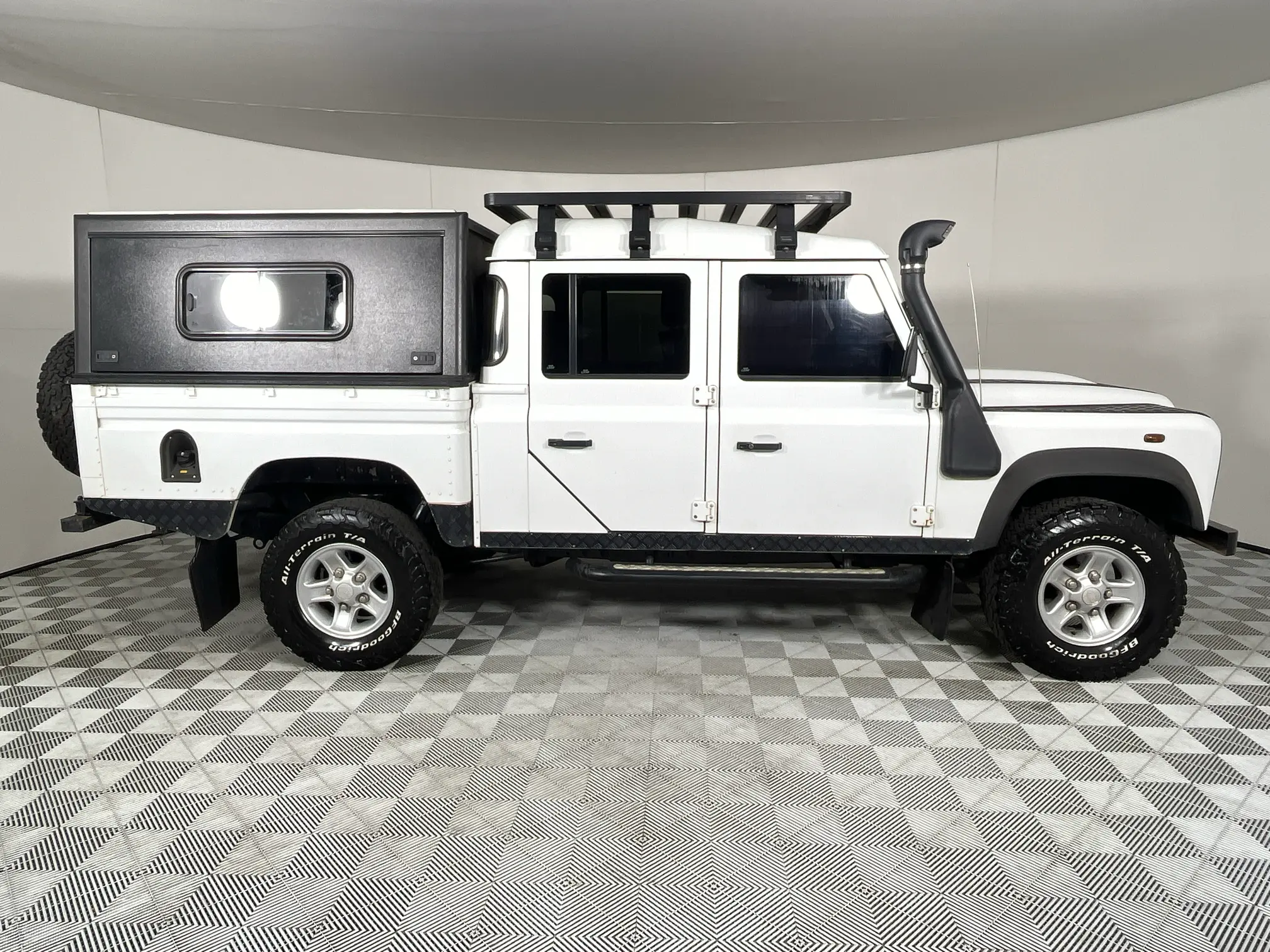 Used 2013 Land Rover Defender 130 2.2d Crewcab Hcpu Pick Up Double Cab ...