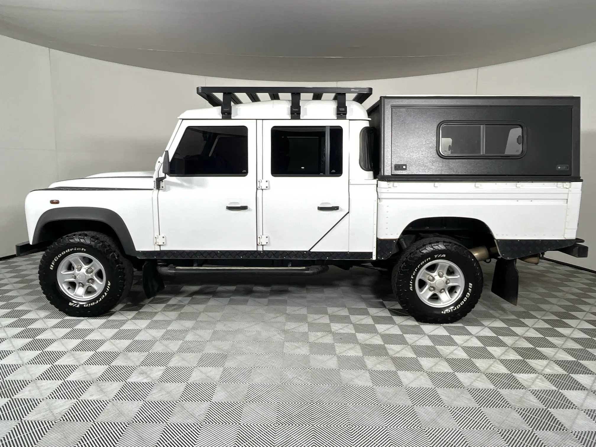 Used 2013 Land Rover Defender 130 2.2d Crewcab Hcpu Pick Up Double Cab ...