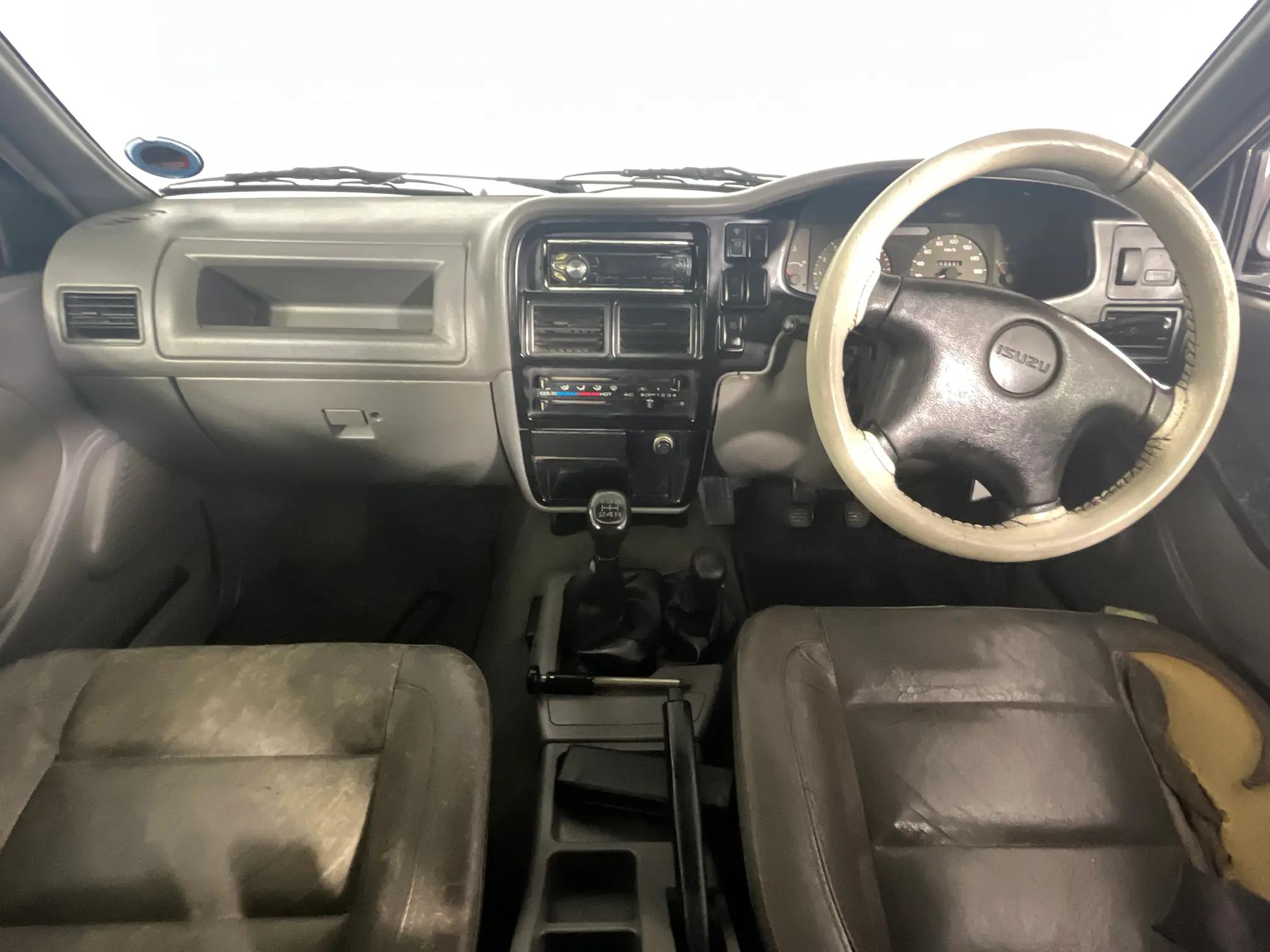 Isuzu KB 320 LX Double Cab 4x4 for sale - R 61 900 | Carfind.co.za