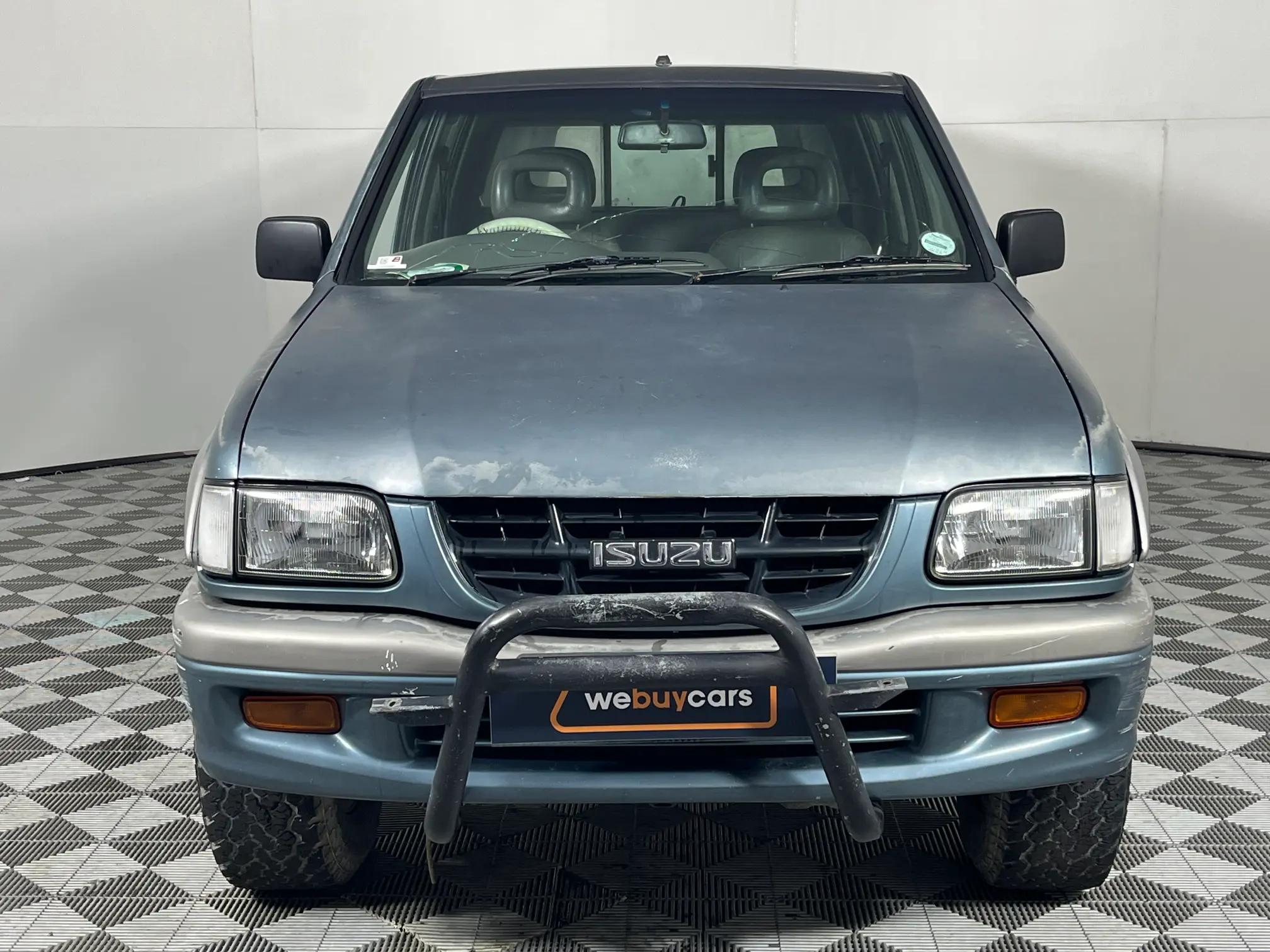 Isuzu KB 320 LX Double Cab 4x4 for sale - R 46 900 | Carfind.co.za