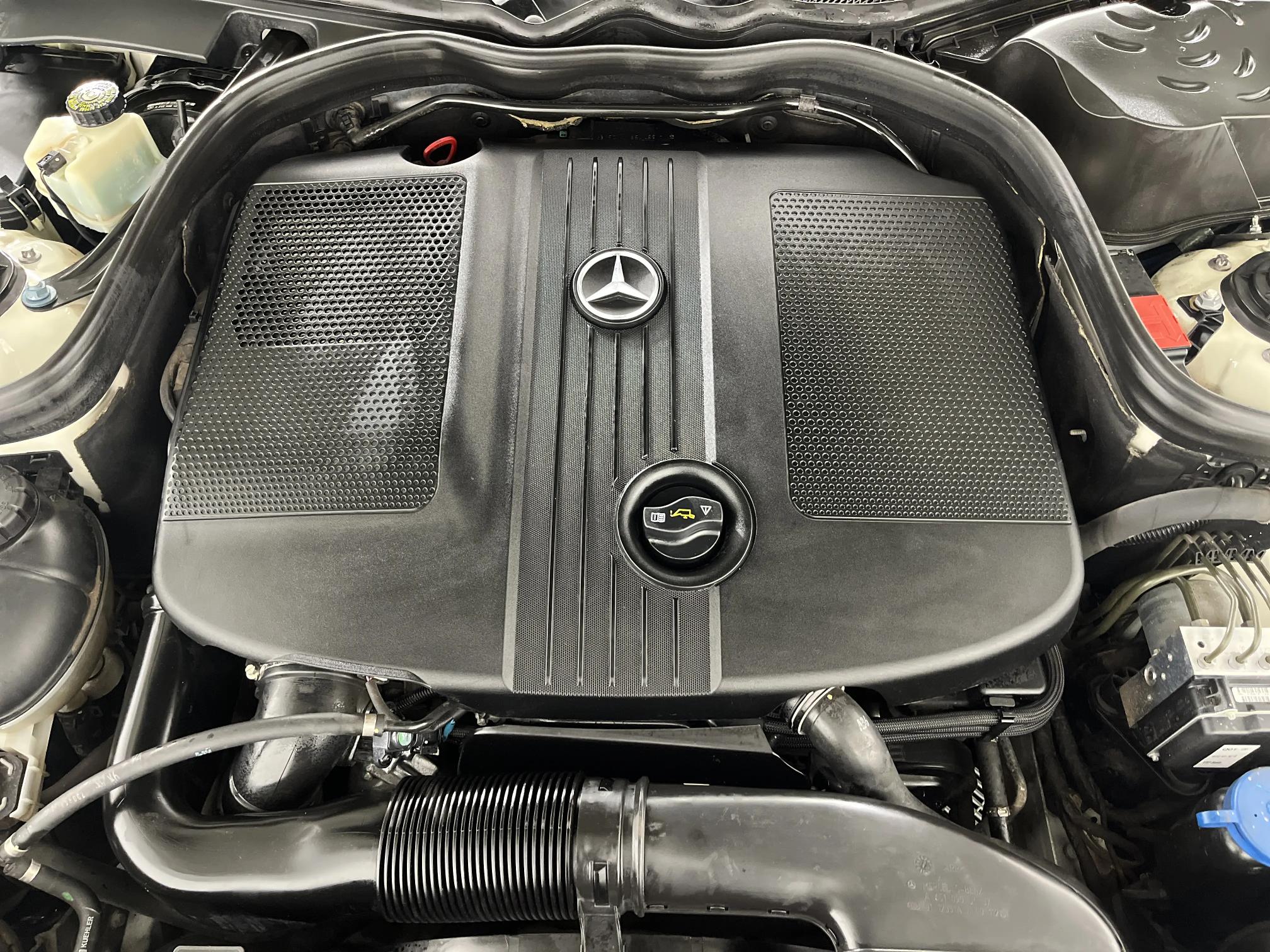 Mercedes Benz E 250 (150 kW) CDi Blue Efficiency Sedan Avantgarde for ...