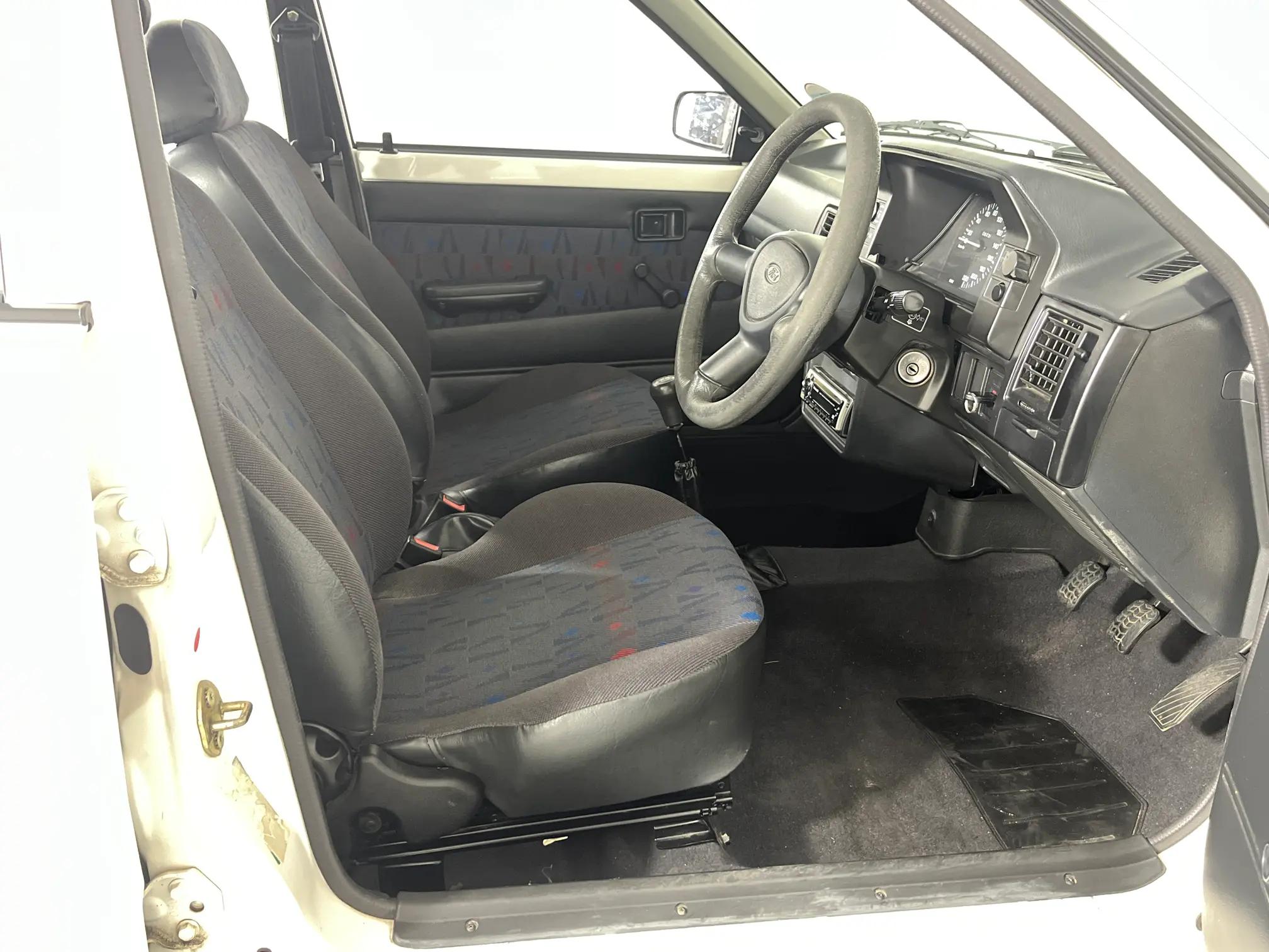 Ford Laser Tracer 1.3 Tonic for sale - R 45 900 | Carfind.co.za