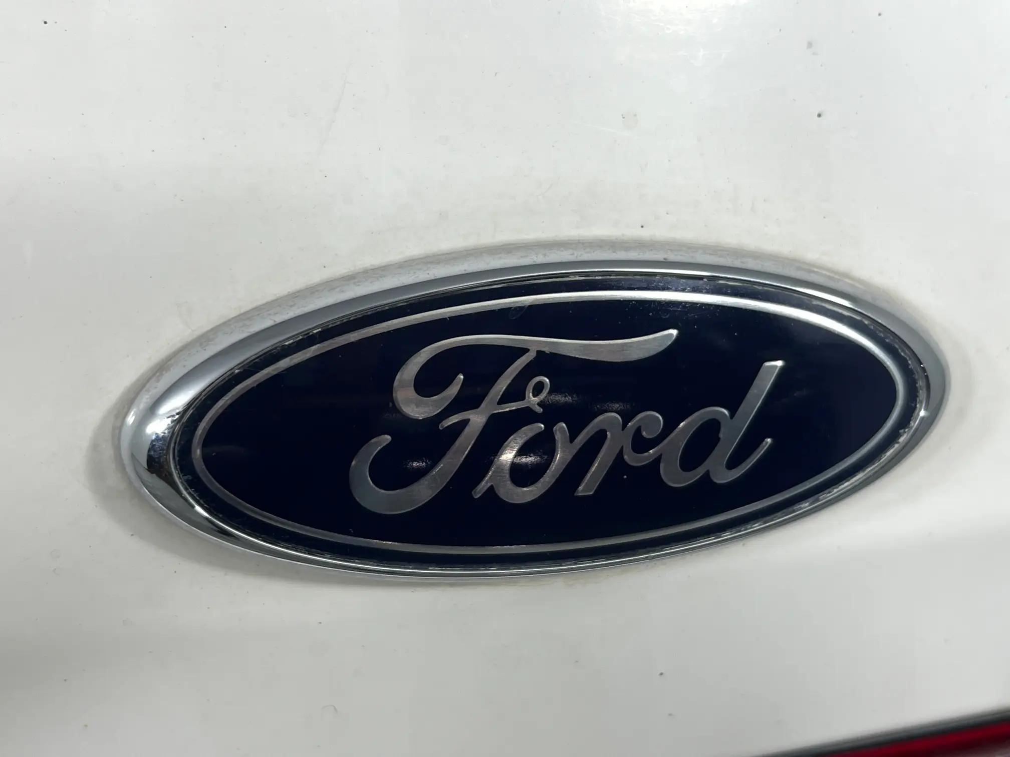 Ford Laser Tracer 1.3 Tonic for sale - R 45 900 | Carfind.co.za