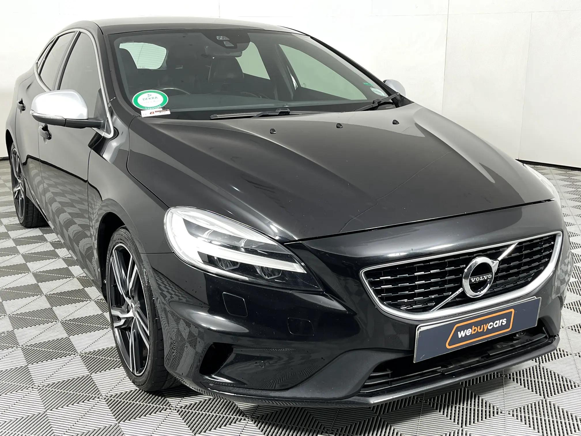 Volvo V40 T4 R-Design for sale - R 195 900 | Carfind.co.za