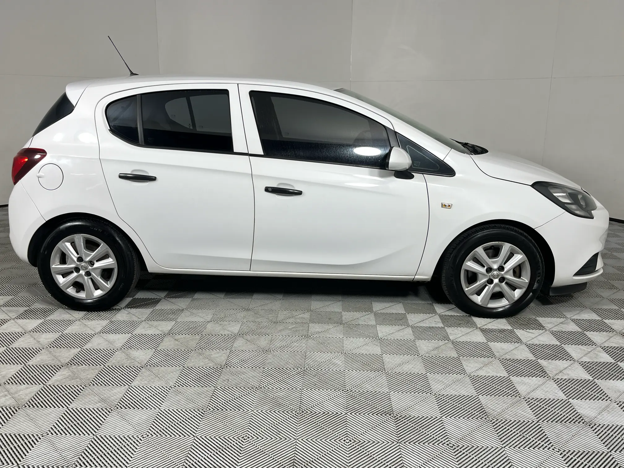 Used 2018 Opel Corsa 1.0T Ecoflex Essentia 5-Door for sale | WeBuyCars