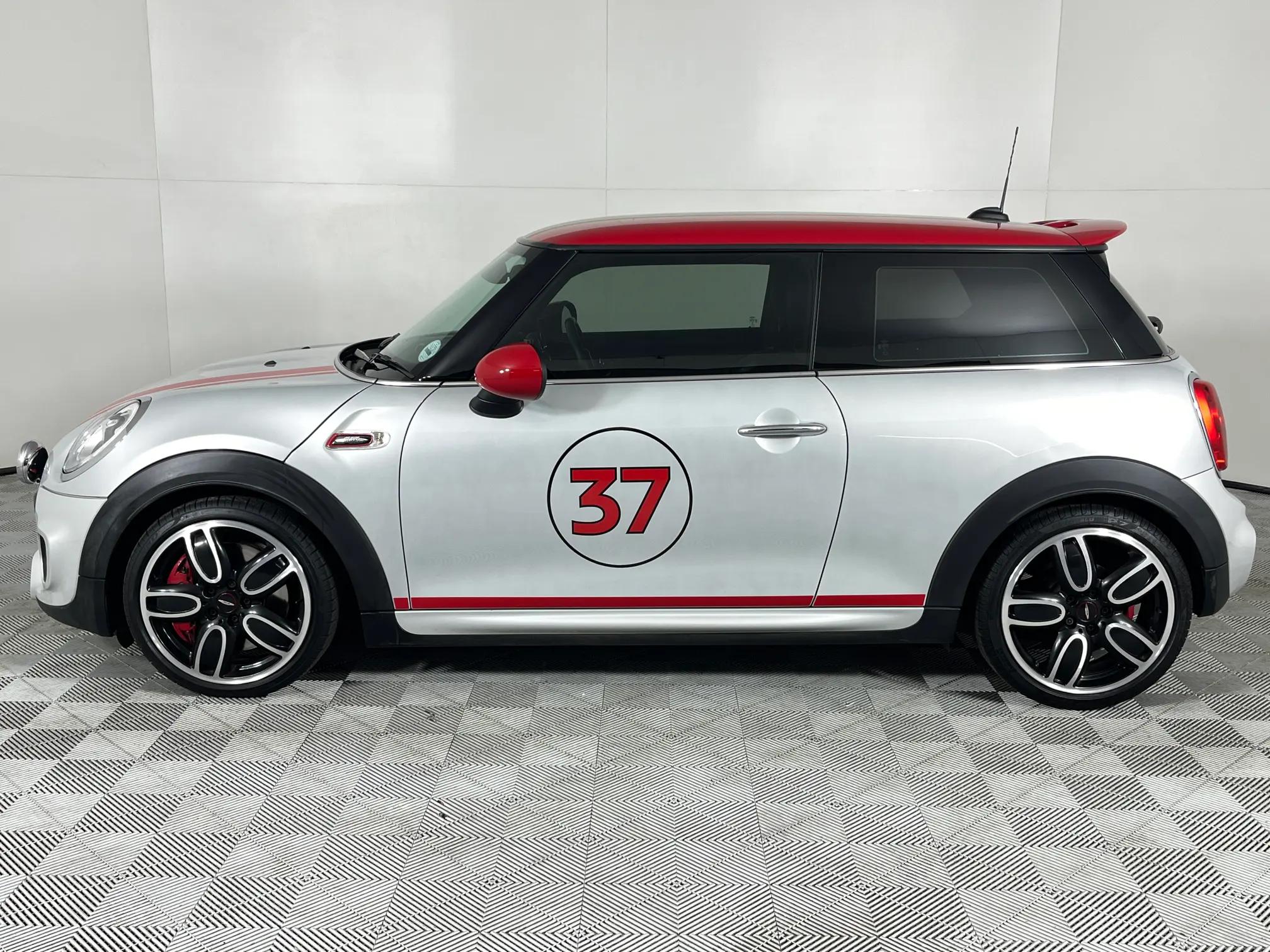 MINI Cooper Mark IV JCW 2.0 Steptronic for sale - R 372 900 | Carfind.co.za
