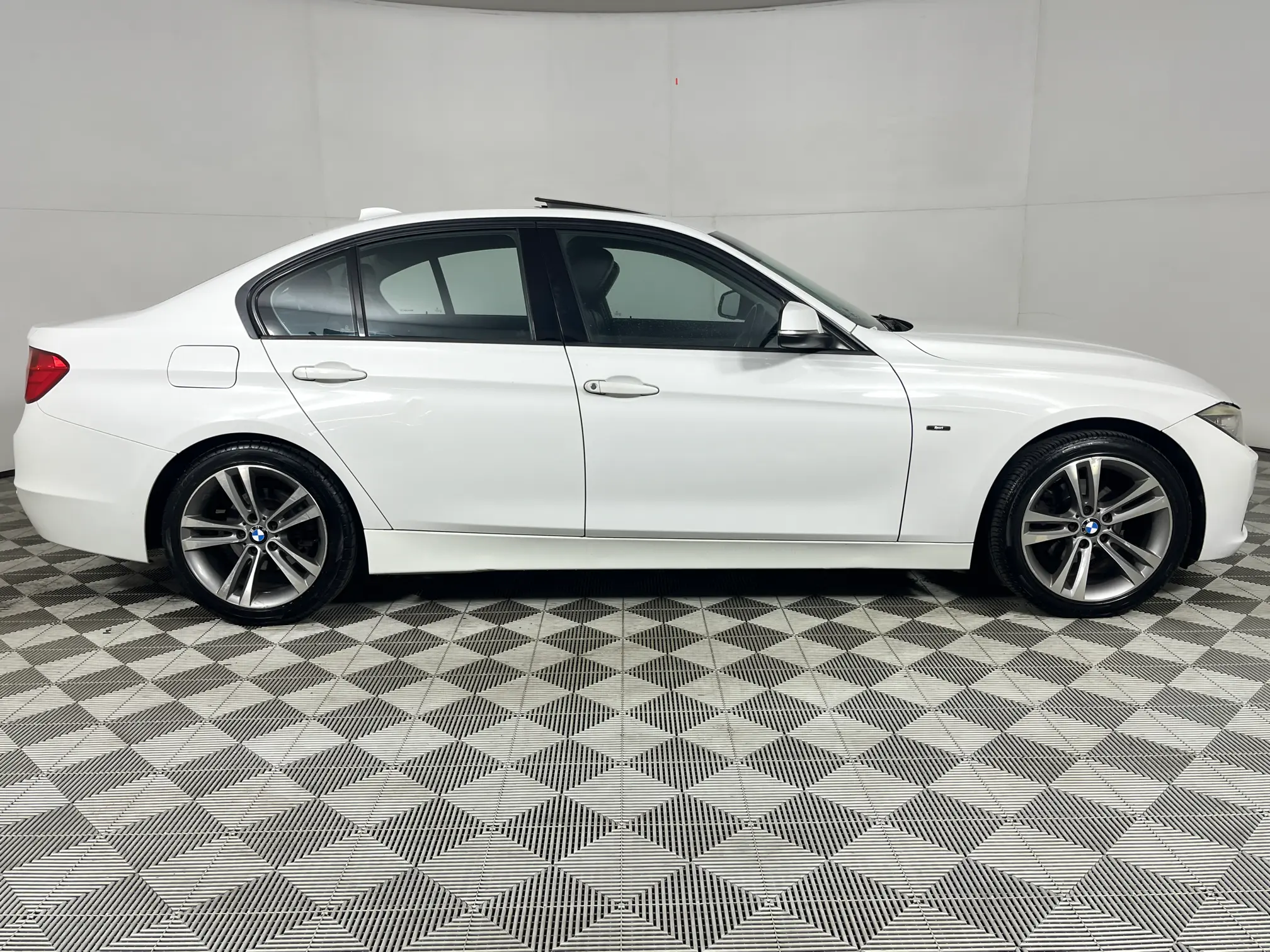 Used 2012 BMW 3 Series 320i Sport Line Auto (F30) for sale | WeBuyCars
