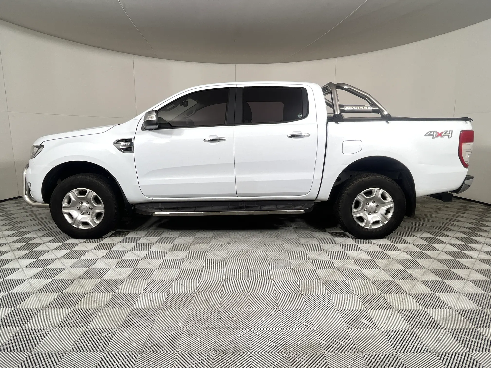 Used 2017 Ford Ranger 3.2tdci XLT 4x4 Auto Pick Up Double Cab for sale ...