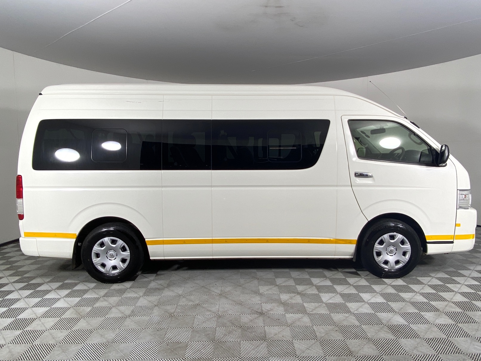 Used 2019 Toyota Quantum 2.7 14 Seat for sale | WeBuyCars