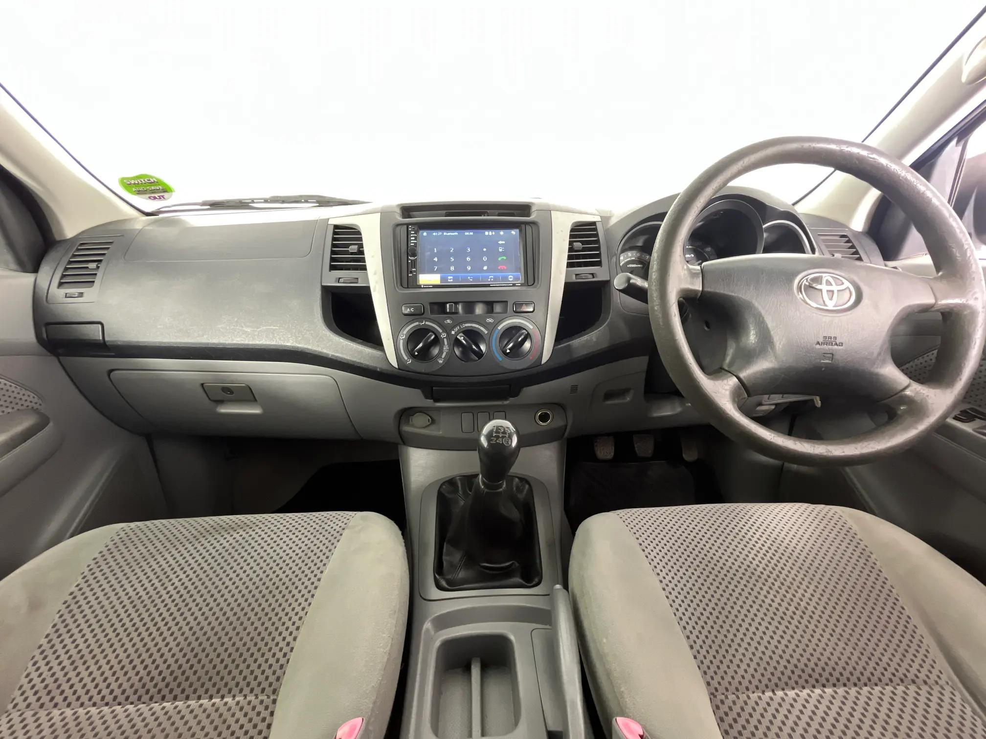 Toyota Hilux 2.7 VVTi Raider Double Cab for sale - R 149 900 | Carfind ...
