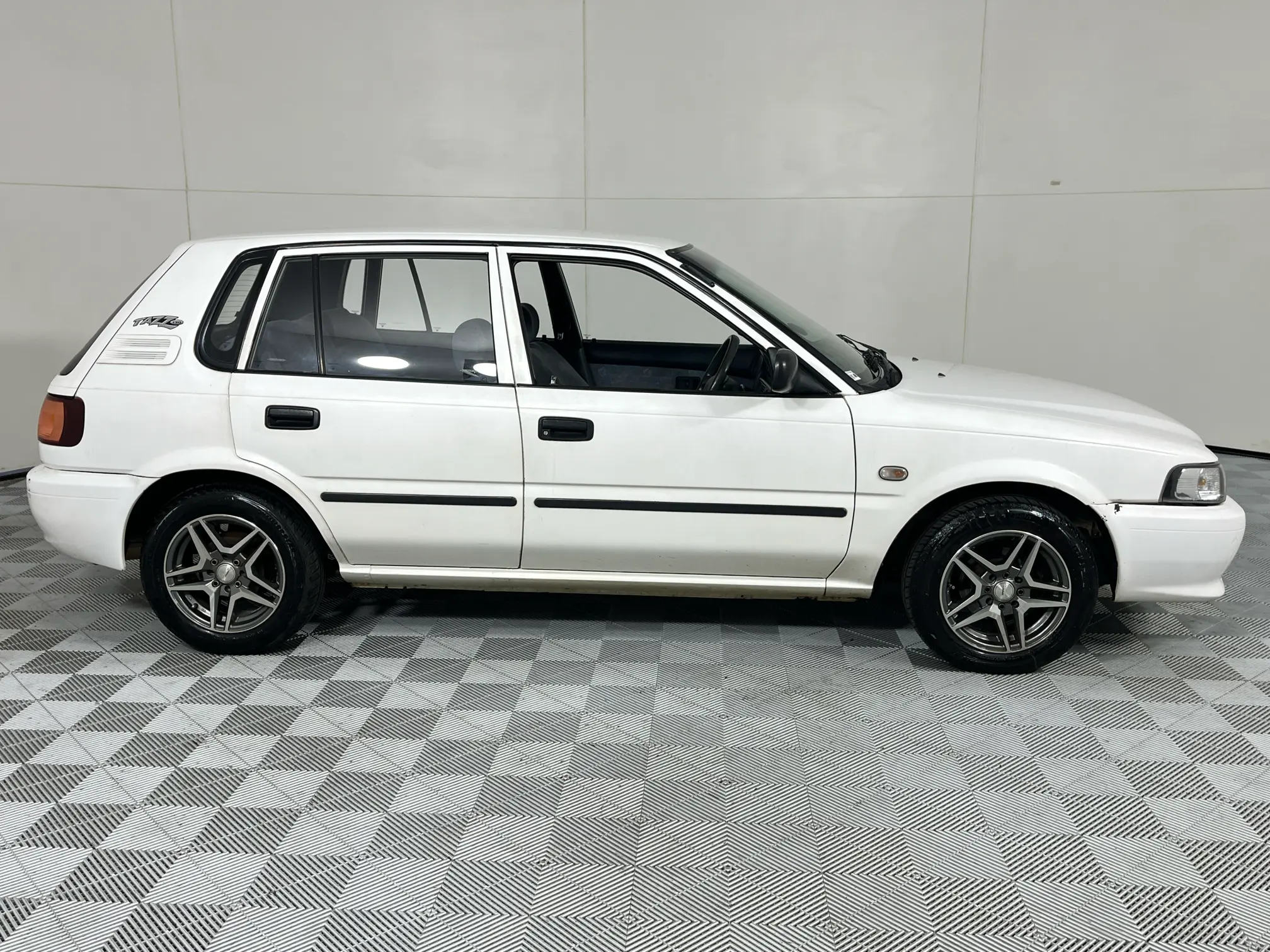 Used 2001 Toyota Tazz 130 for sale | WeBuyCars