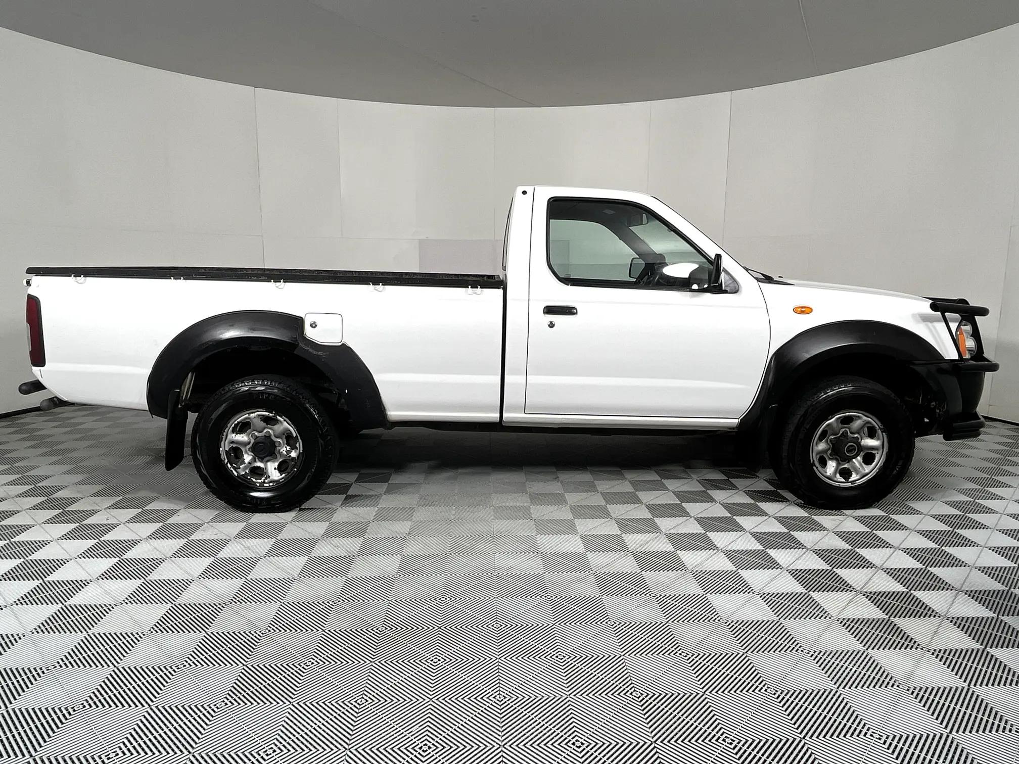 Nissan Hardbody NP300 2.4i LWB 4x4 Single Cab for sale - R 135 900 ...