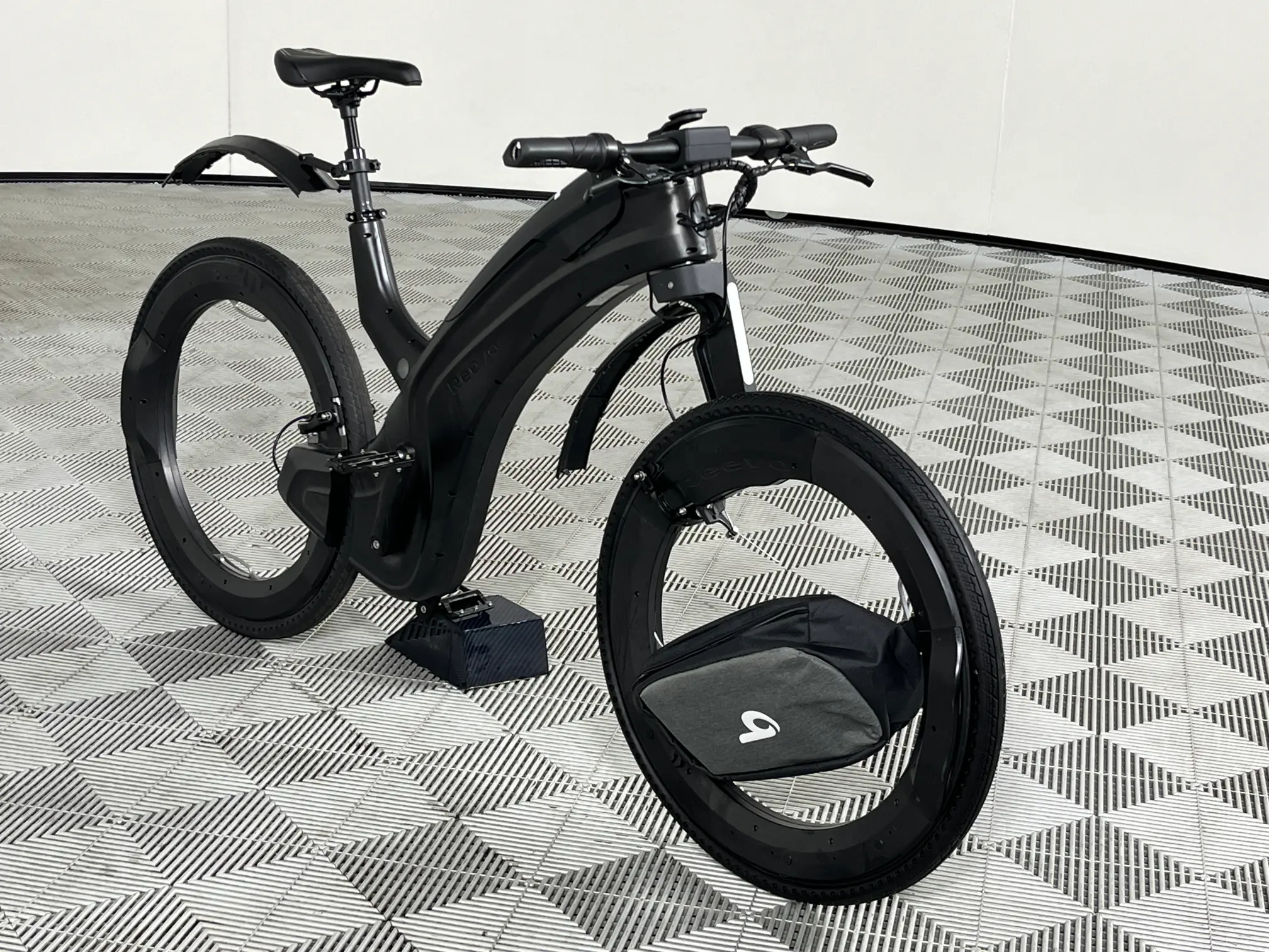 Used 2023 Beeno Reevo E-Bike for sale | WeBuyCars