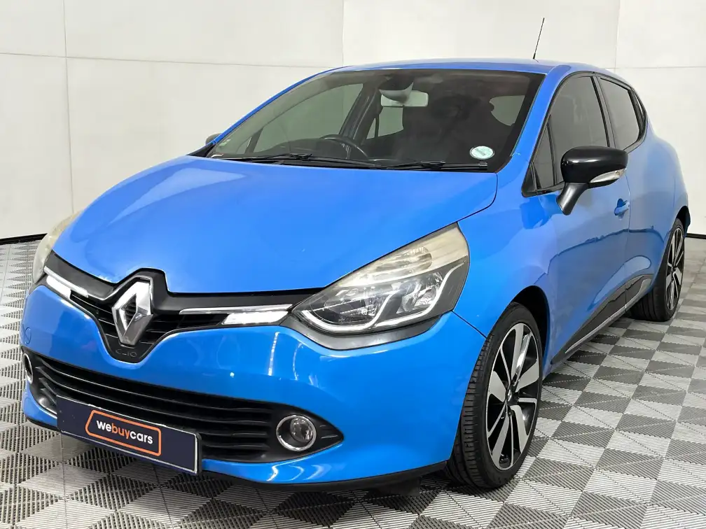 2015 Renault Clio IV 900 T Expression 5-Door (66 KW)