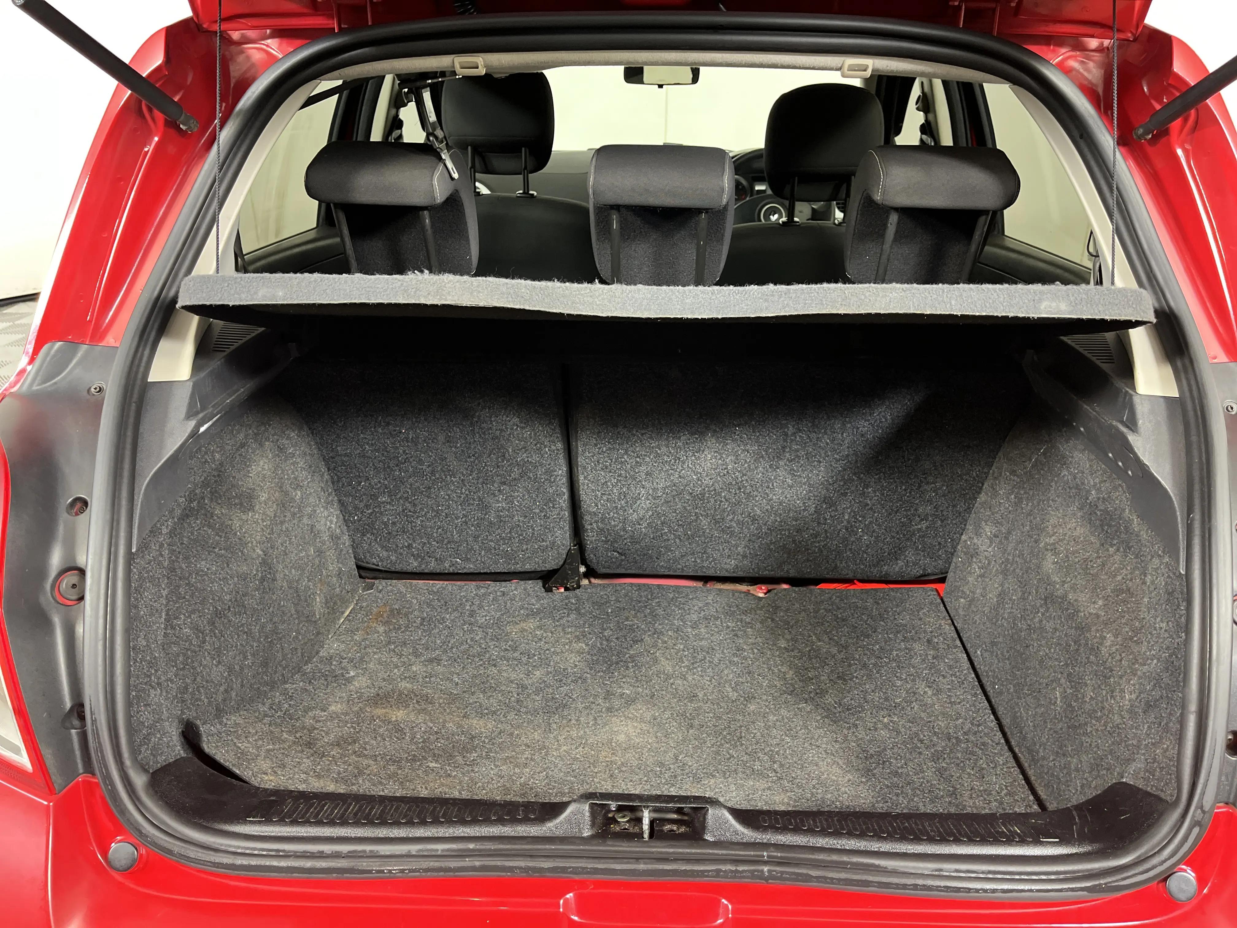 Renault Clio III 1.6 Yahoo Plus for sale in Gauteng - Centurion - Carfind.co.za (ID:7689570)