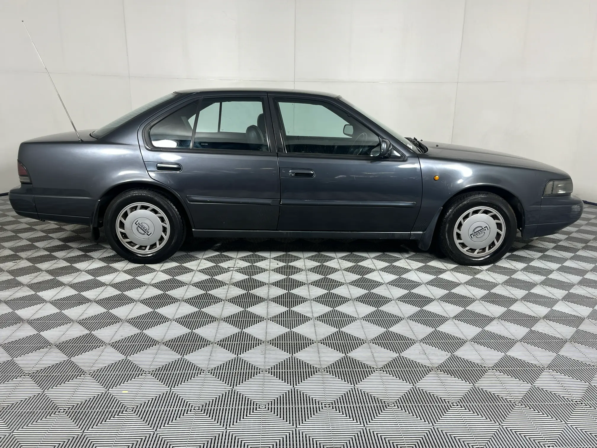 Used 1991 Nissan Maxima 300 SE Auto for sale | WeBuyCars