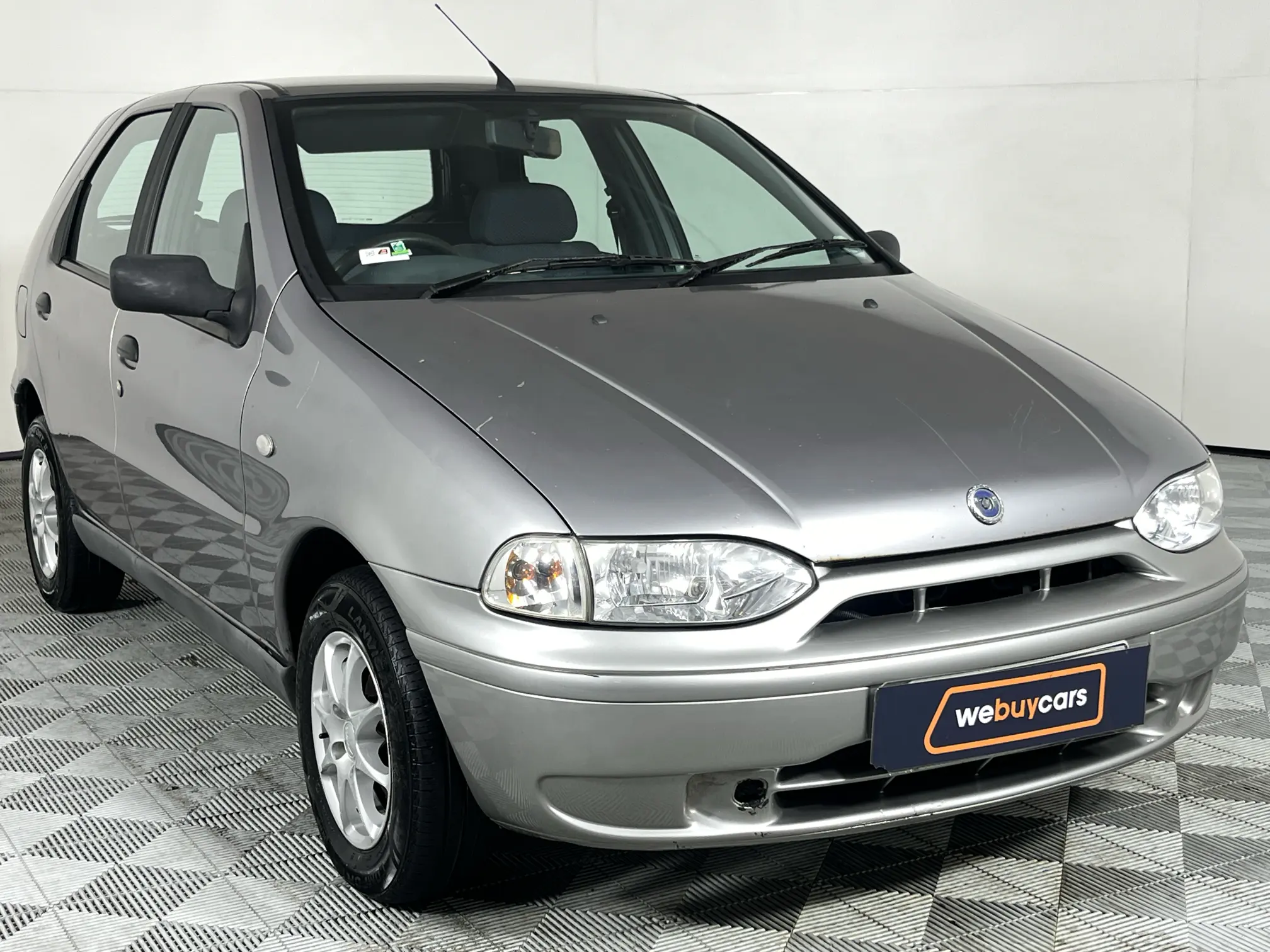 Used 2003 Fiat Palio 1.6 EL 5-Door for sale | WeBuyCars