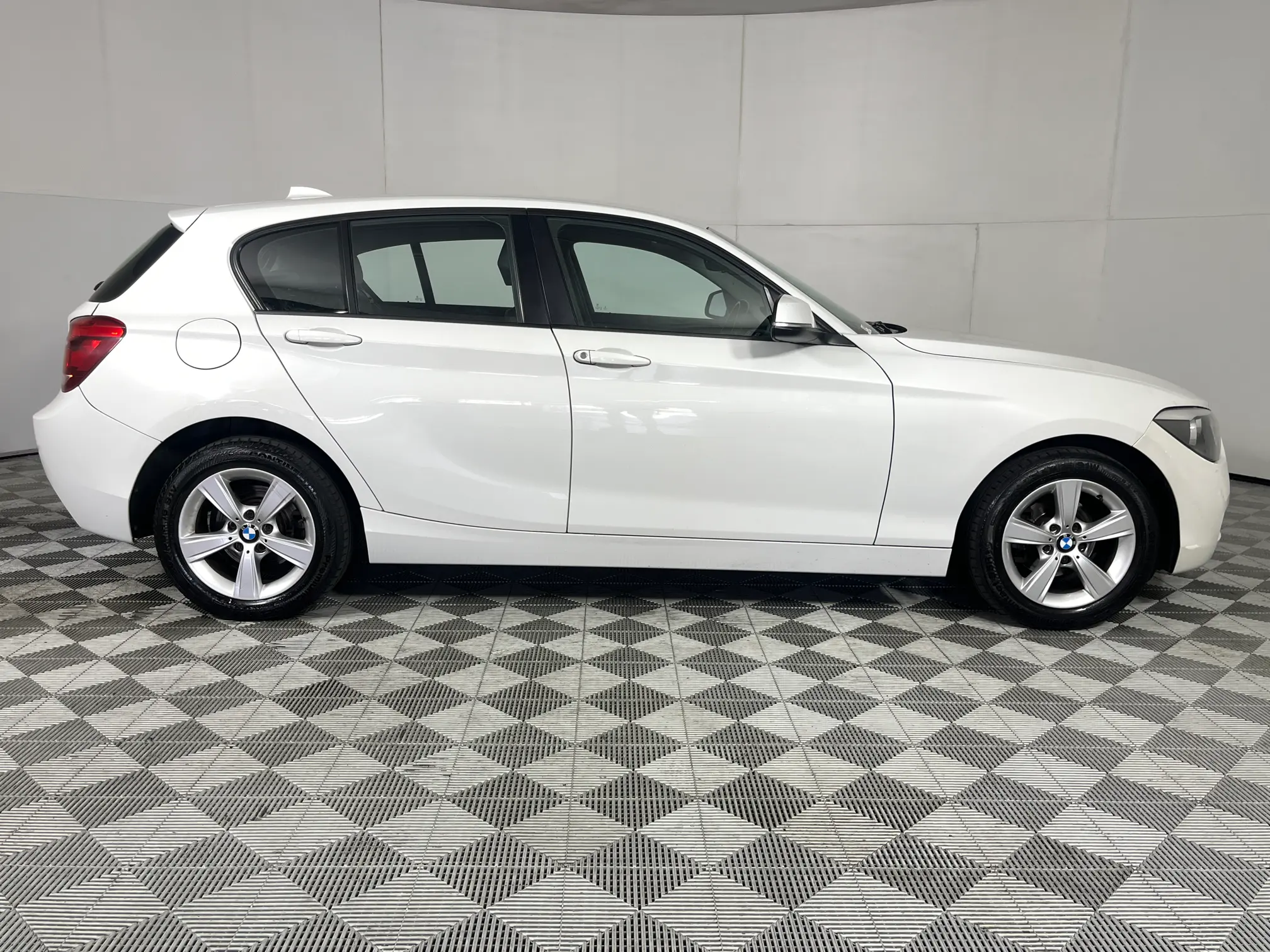 Used 2014 BMW 1 Series 116i 5-Door Auto (F20) for sale | WeBuyCars
