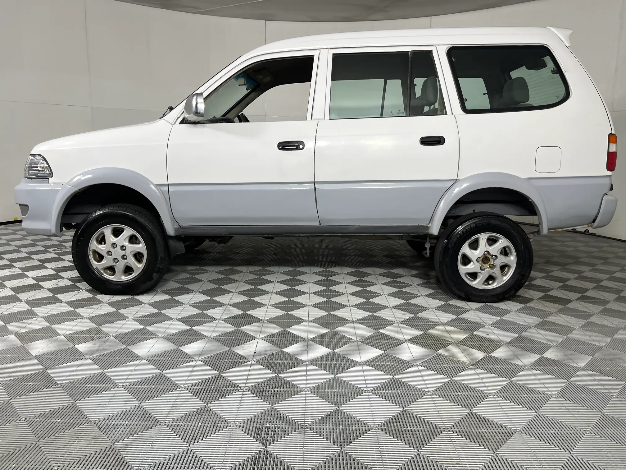 Used 2005 Toyota Condor 3000d 4x4 TX for sale | WeBuyCars