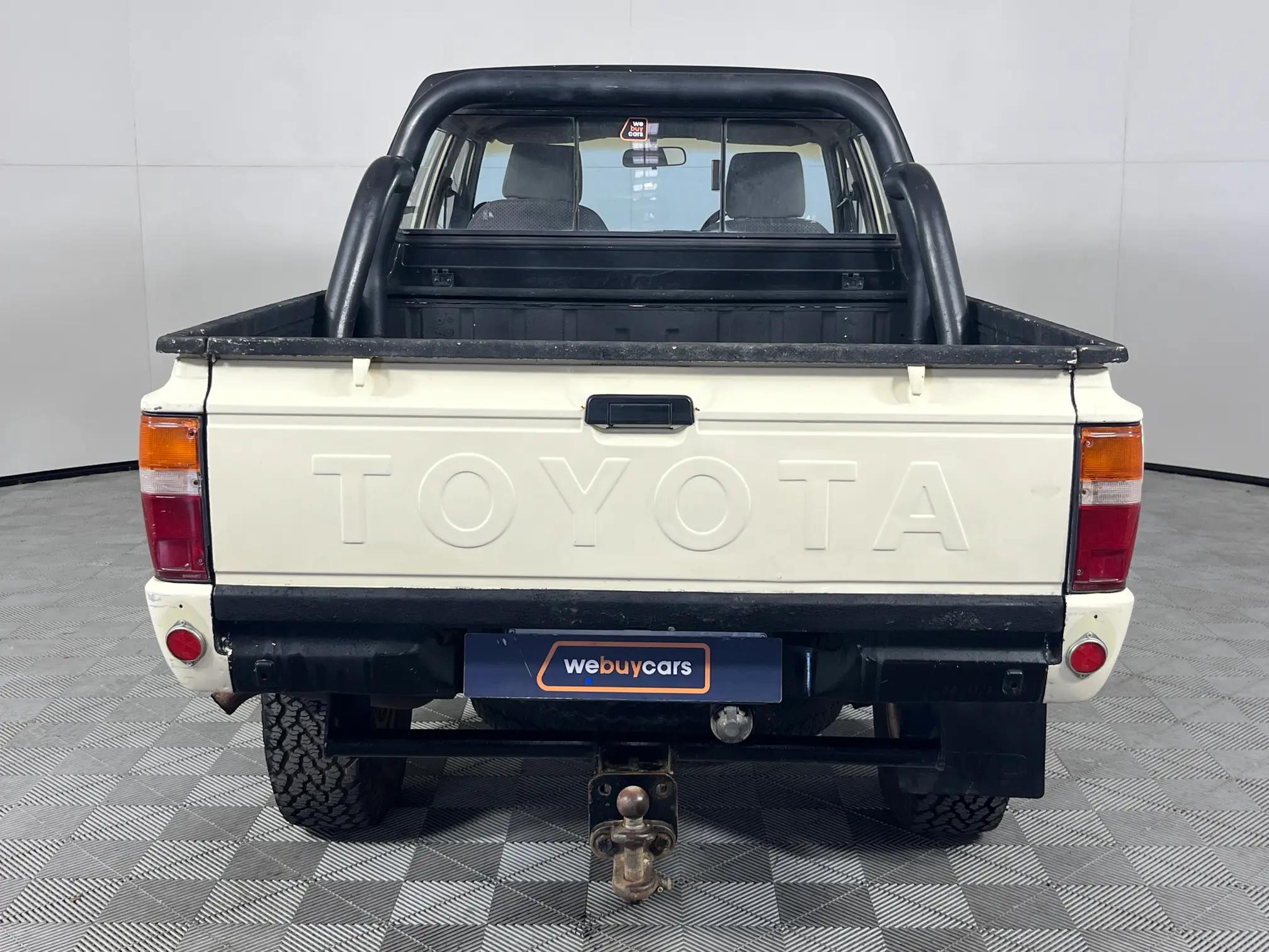 Toyota Hilux 2200 4X4 Double Cab for sale - R 89 900 | Carfind.co.za