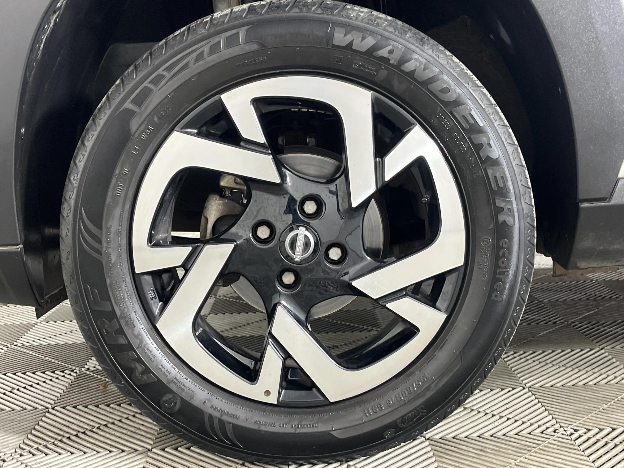 Nissan Magnite 1.0 Acenta for sale in North West - Rustenburg - Carfind ...