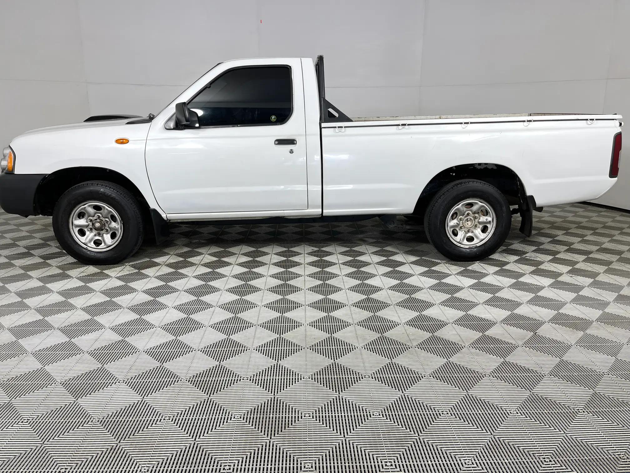 Nissan Hardbody NP300 2.5 TDi Hi-Rider Single Cab for sale - R 130 900 ...