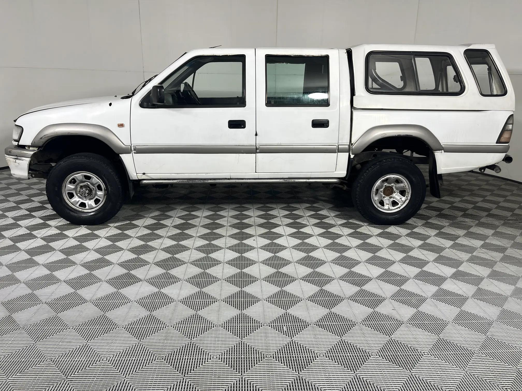 Isuzu KB 280 DT LX Double Cab 4x4 for sale - R 42 900 | Carfind.co.za