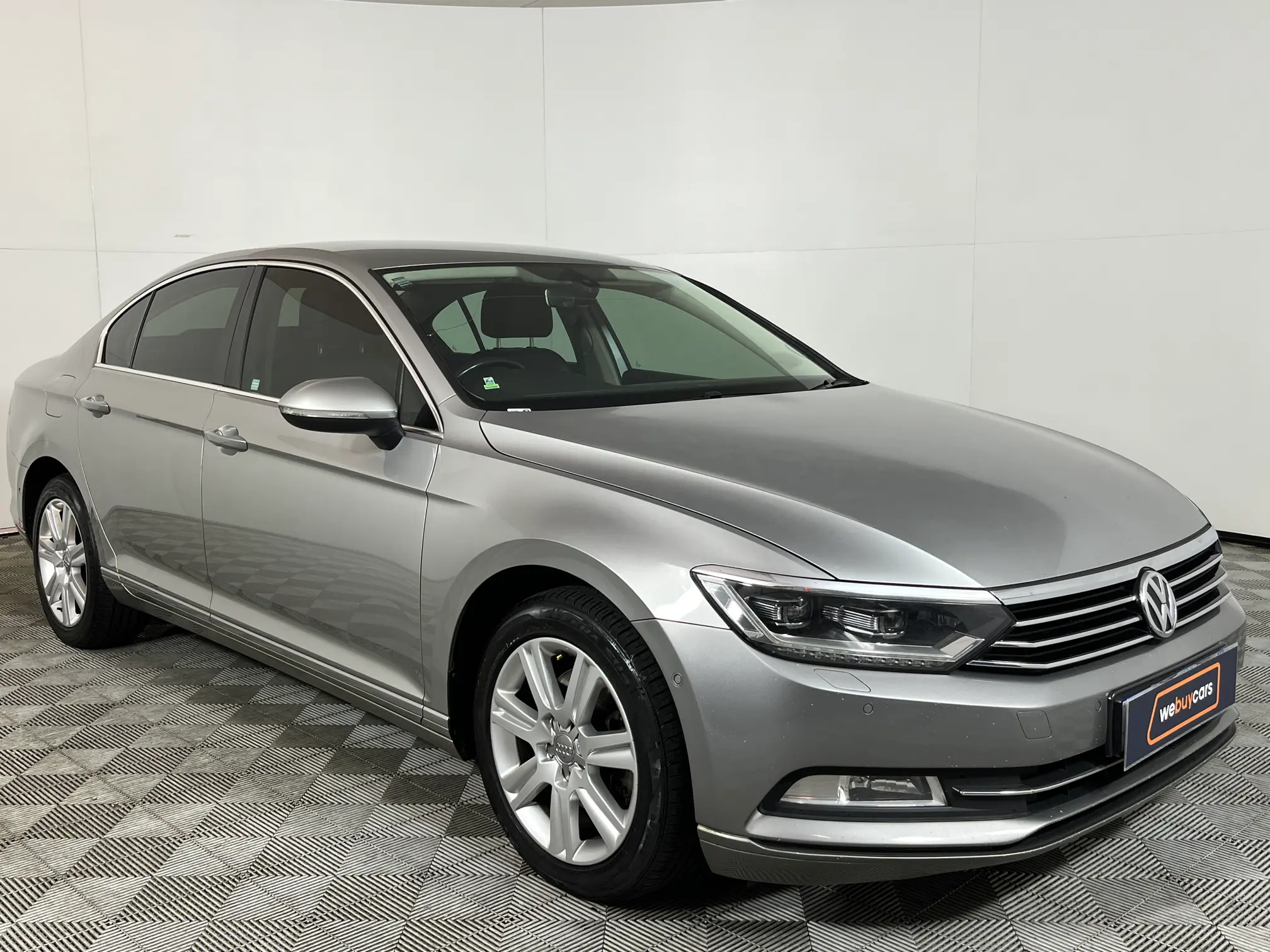 Used 2016 Volkswagen Passat 1.4 TSI Luxury DSG for sale | WeBuyCars