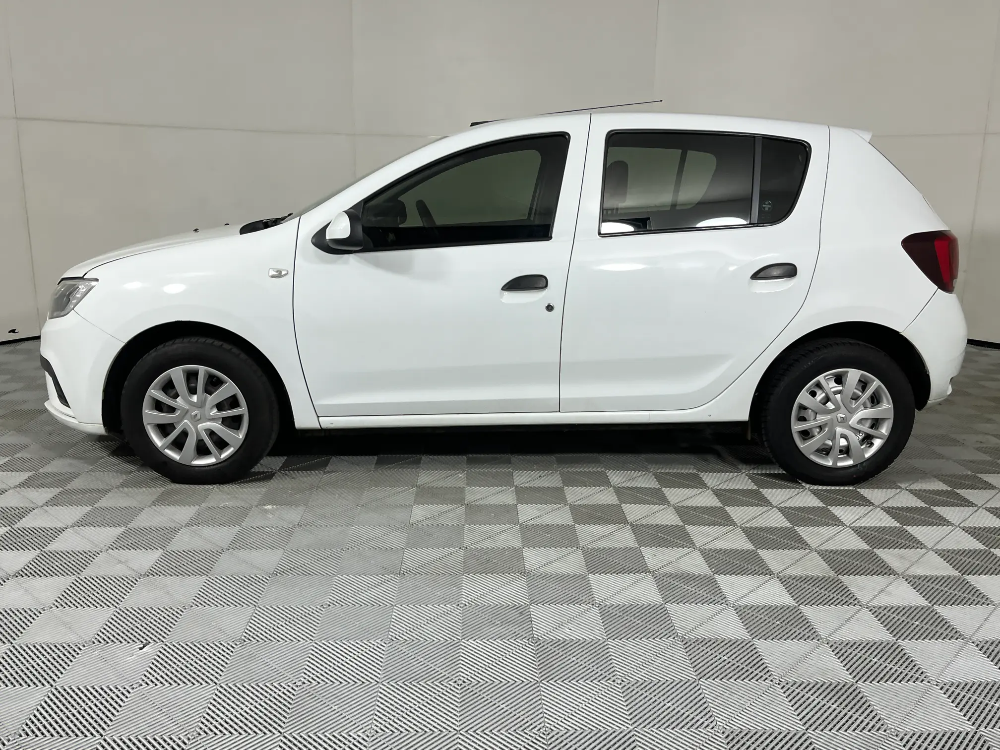 Used 2019 Renault Sandero 900 T Expression for sale | WeBuyCars