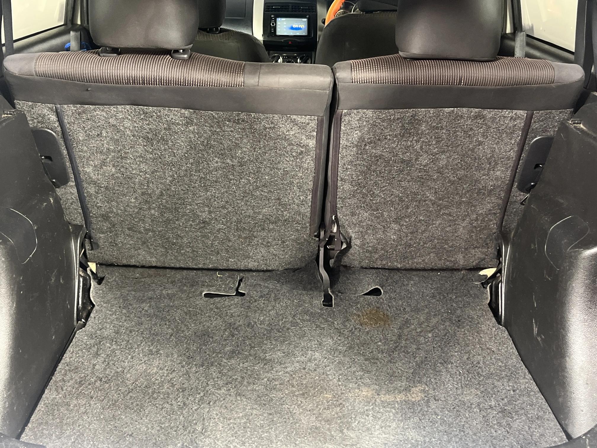 Nissan Livina 1.6 Acenta+ X-Gear for sale in Western Cape - Cape Town ...