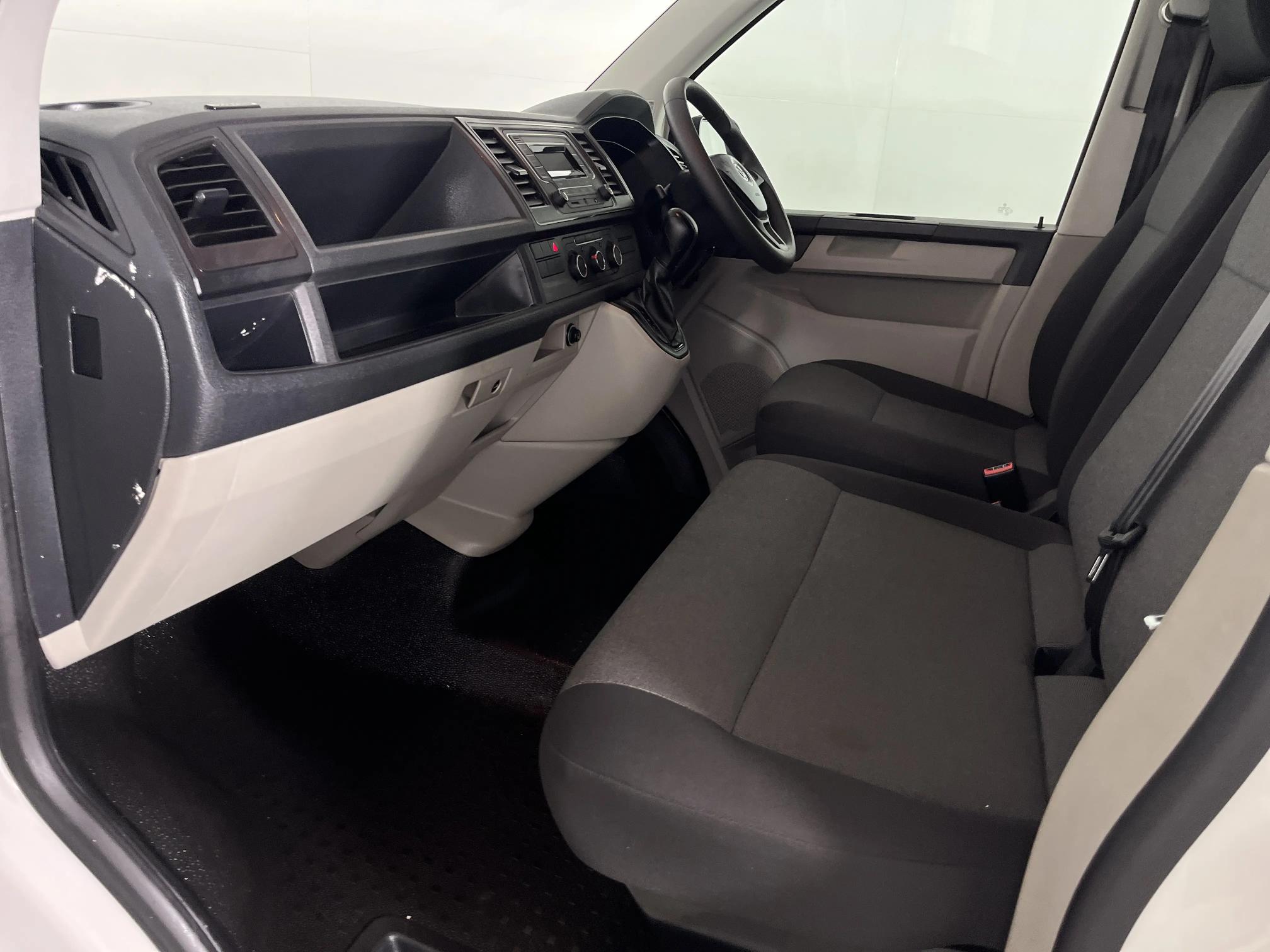 Volkswagen (VW) Transporter T6 2.0 TDi (103 kW) DSG Panel Van LWB for ...