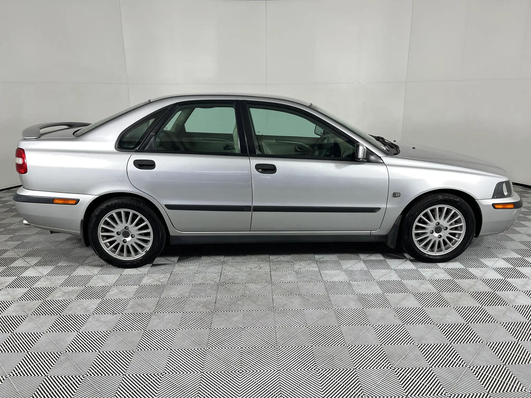 Volvo S40 T4 Auto for sale - R 36 900 | Carfind.co.za