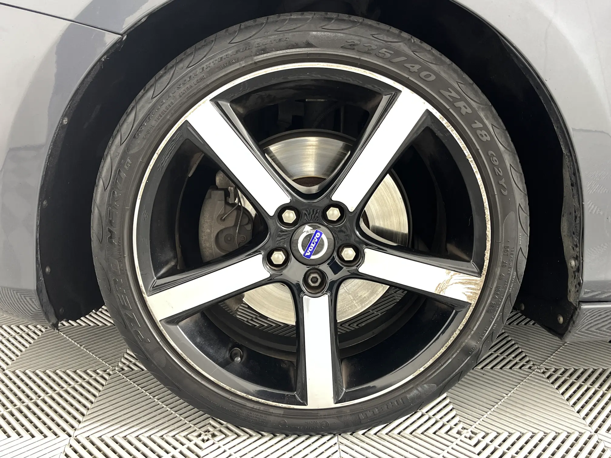 Used 2014 Volvo V40 T4 Excel Powershift for sale | WeBuyCars