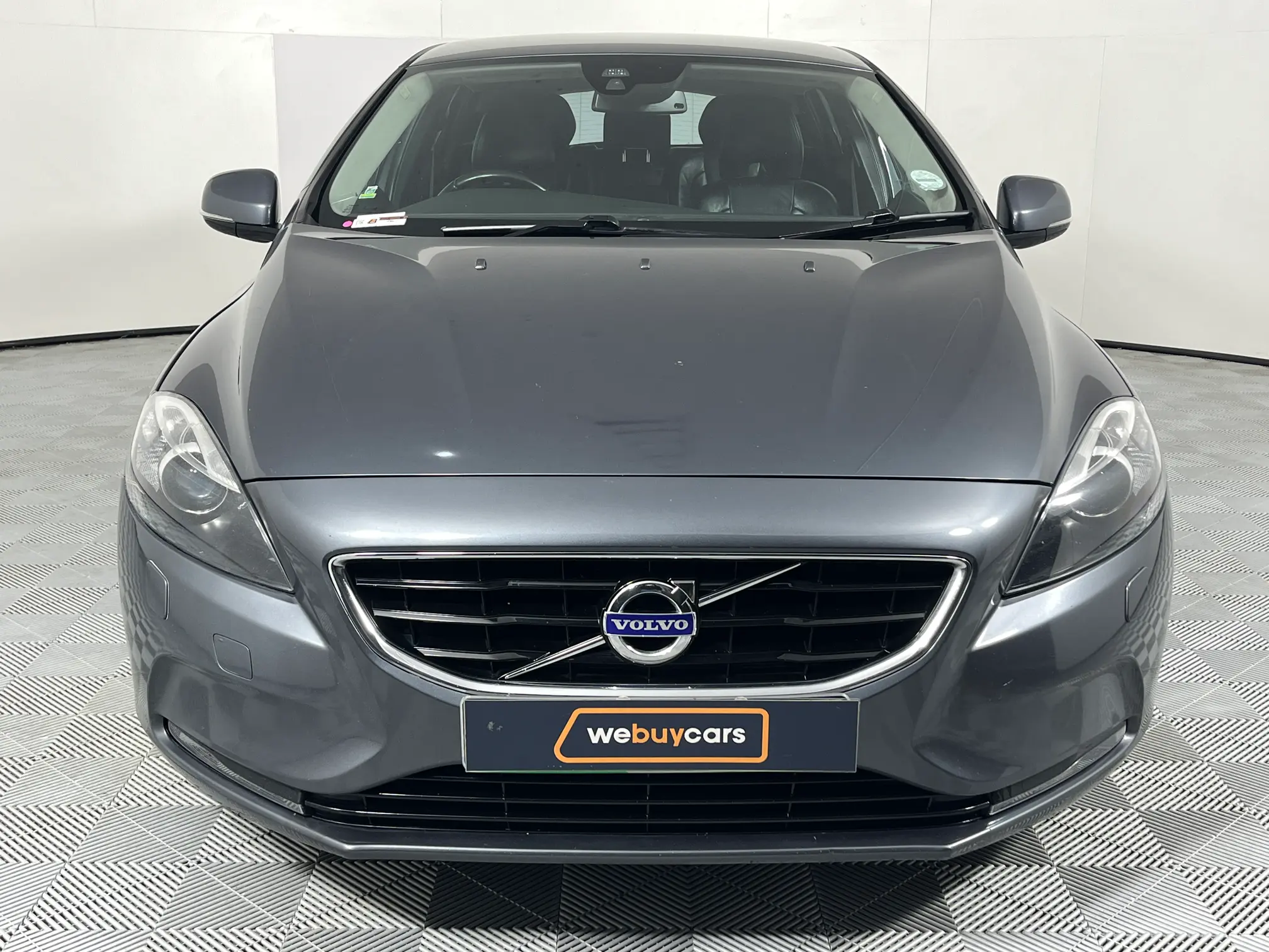 Used 2014 Volvo V40 T4 Excel Powershift for sale | WeBuyCars