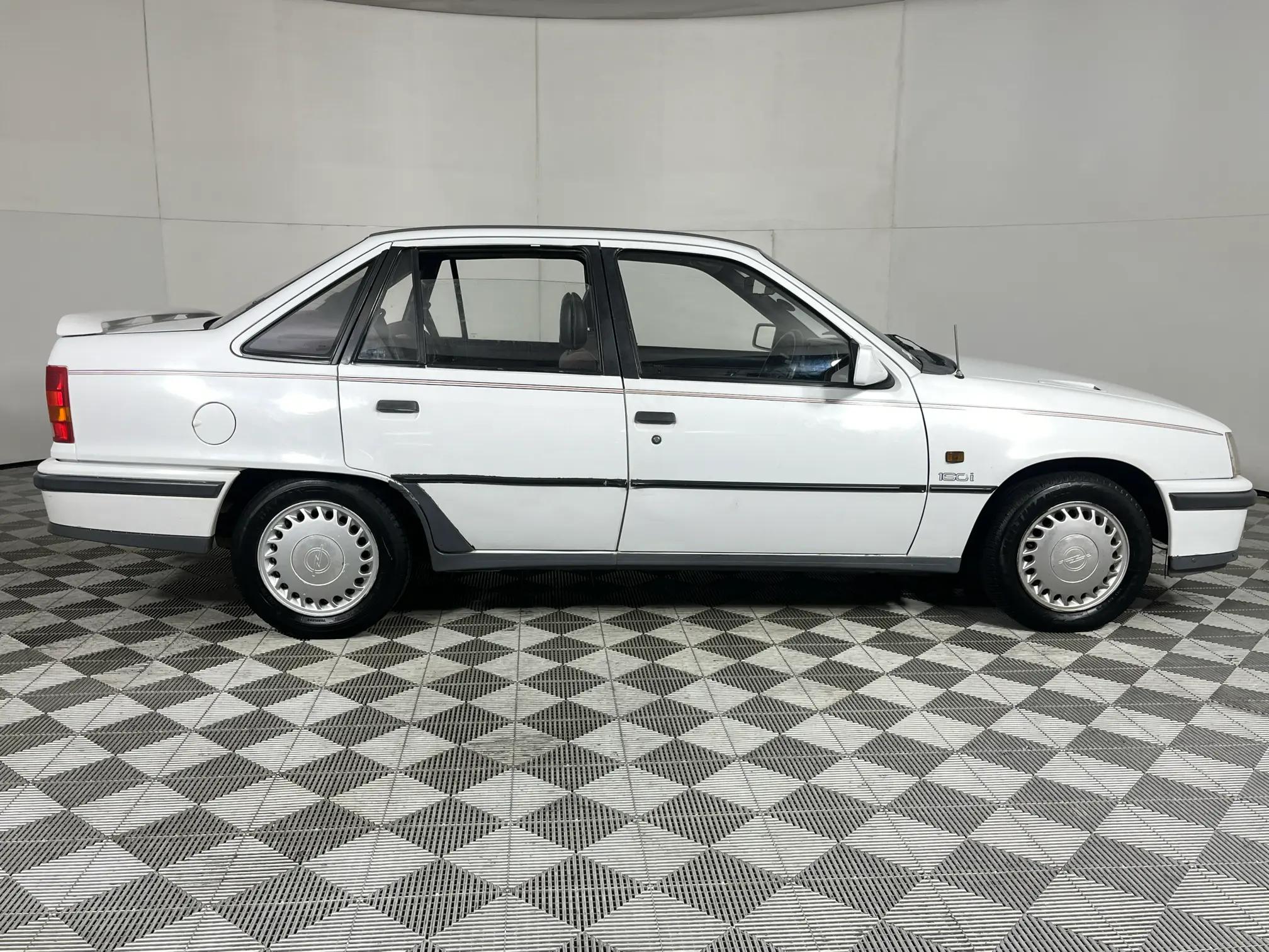 Opel Monza 160 GSi for sale - R 38 900 | Carfind.co.za