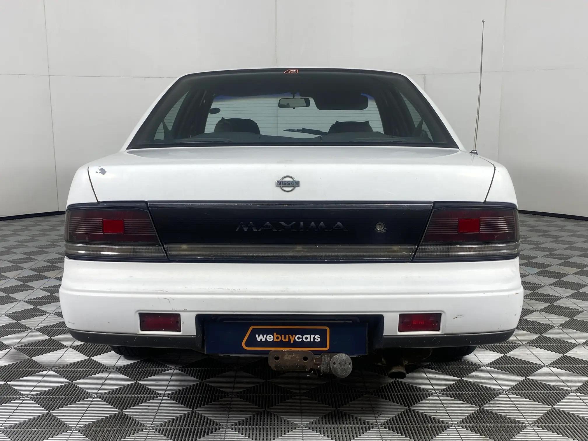 Nissan Maxima 300 SE Auto for sale - R 20 900 | Carfind.co.za