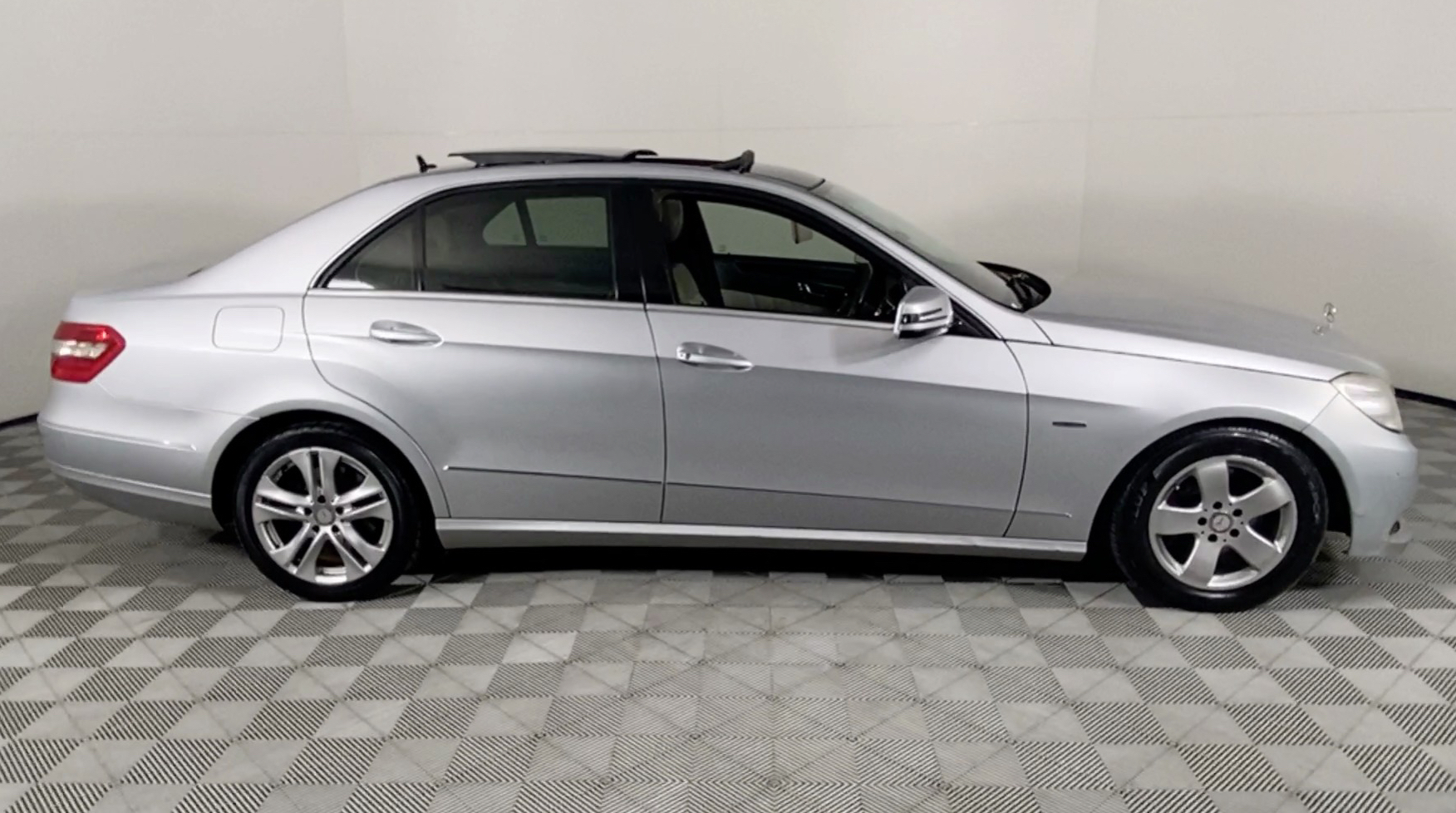 Used 2009 Mercedes-Benz E Class Sedan E 350 CDI BE for sale | WeBuyCars