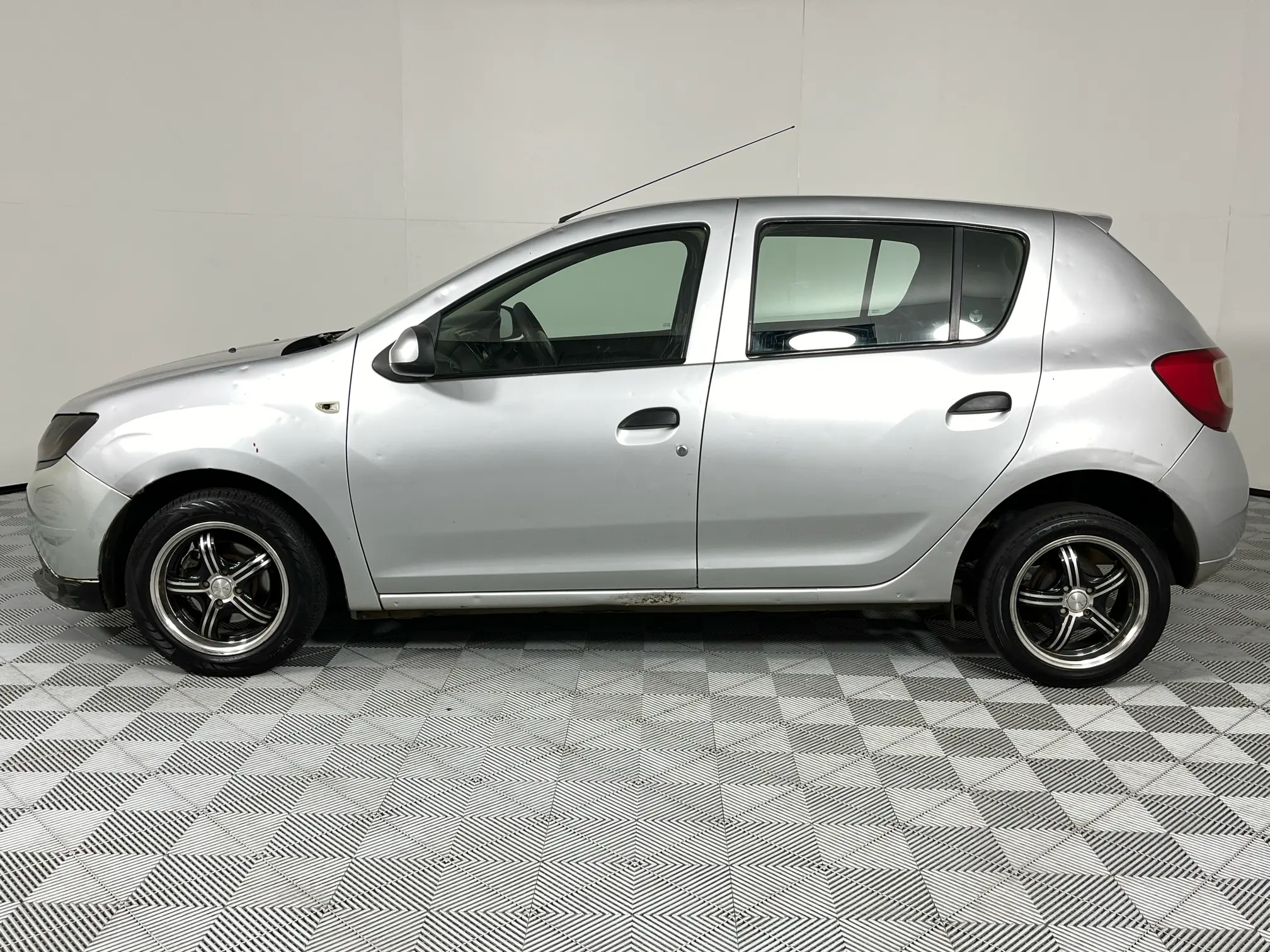 Used 2016 Renault Sandero 900 T Expression for sale | WeBuyCars