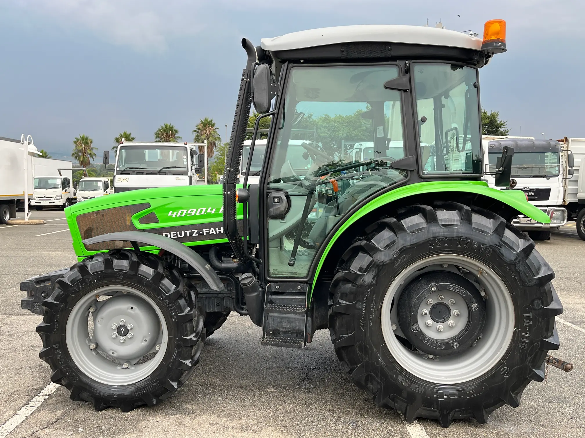 Used 2021 Deutz Fahr 4090 for sale | WeBuyCars