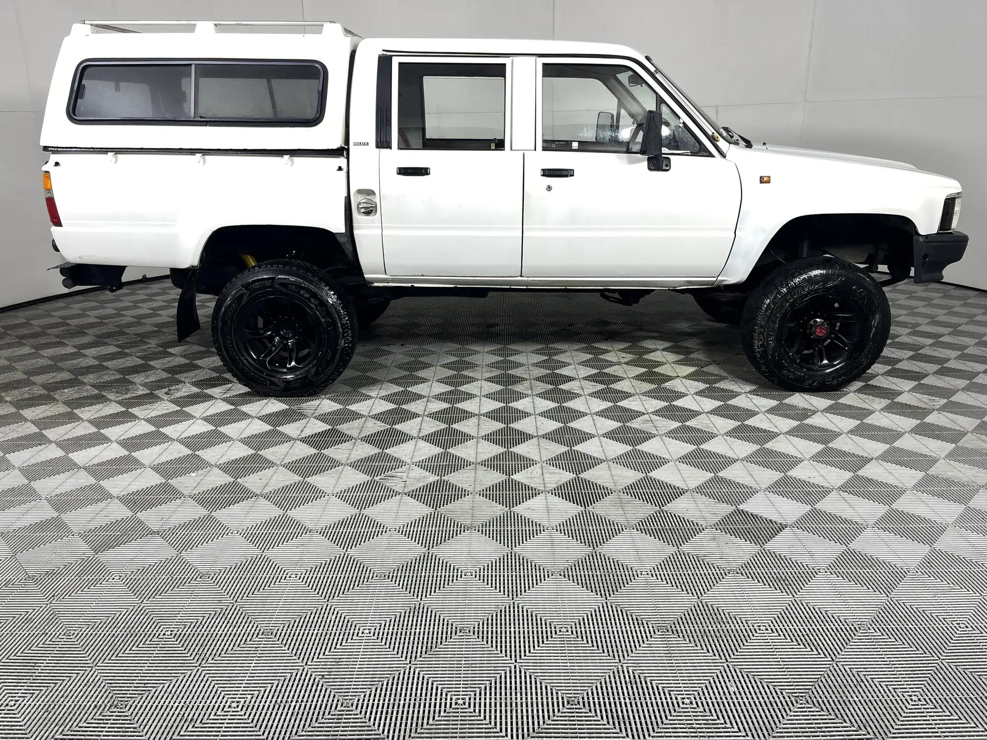 Toyota Hilux 2200 4X4 Double Cab for sale - R 72 900 | Carfind.co.za